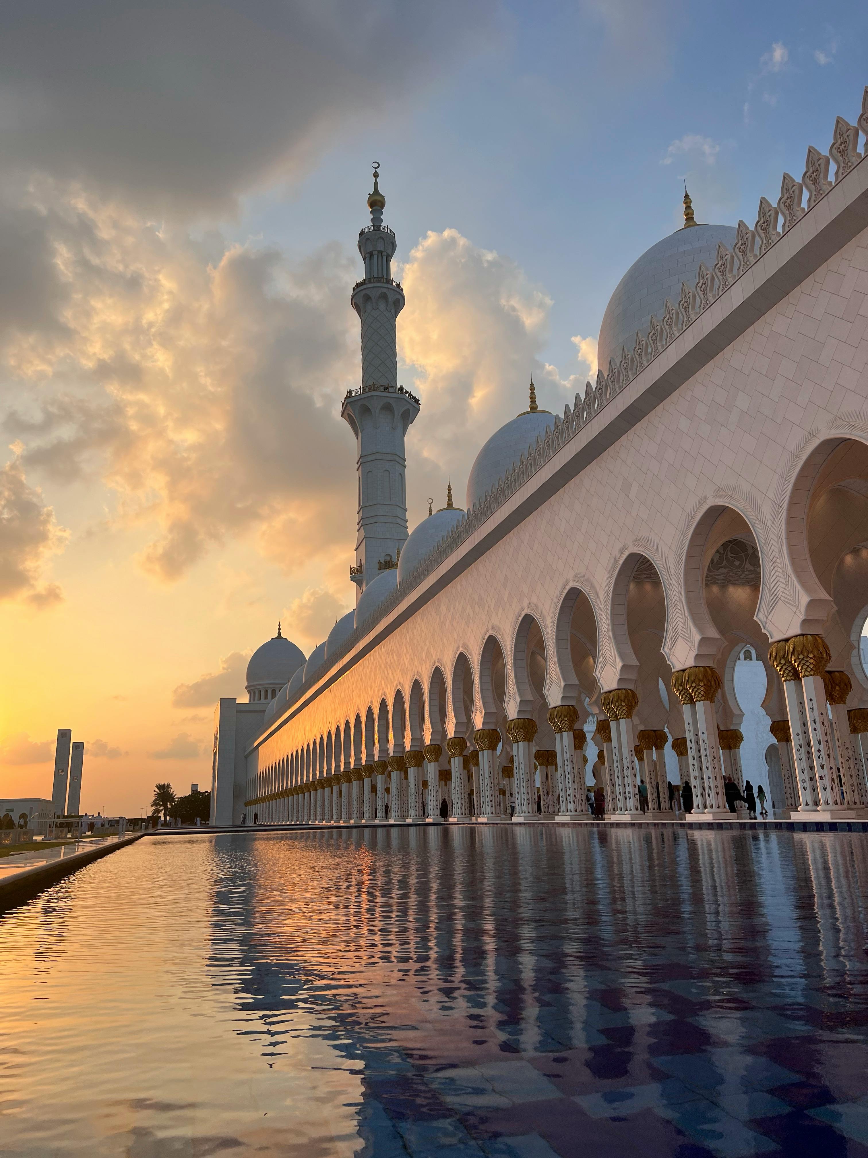 Grand Mosque Facade on Sunset · Free Stock Photo