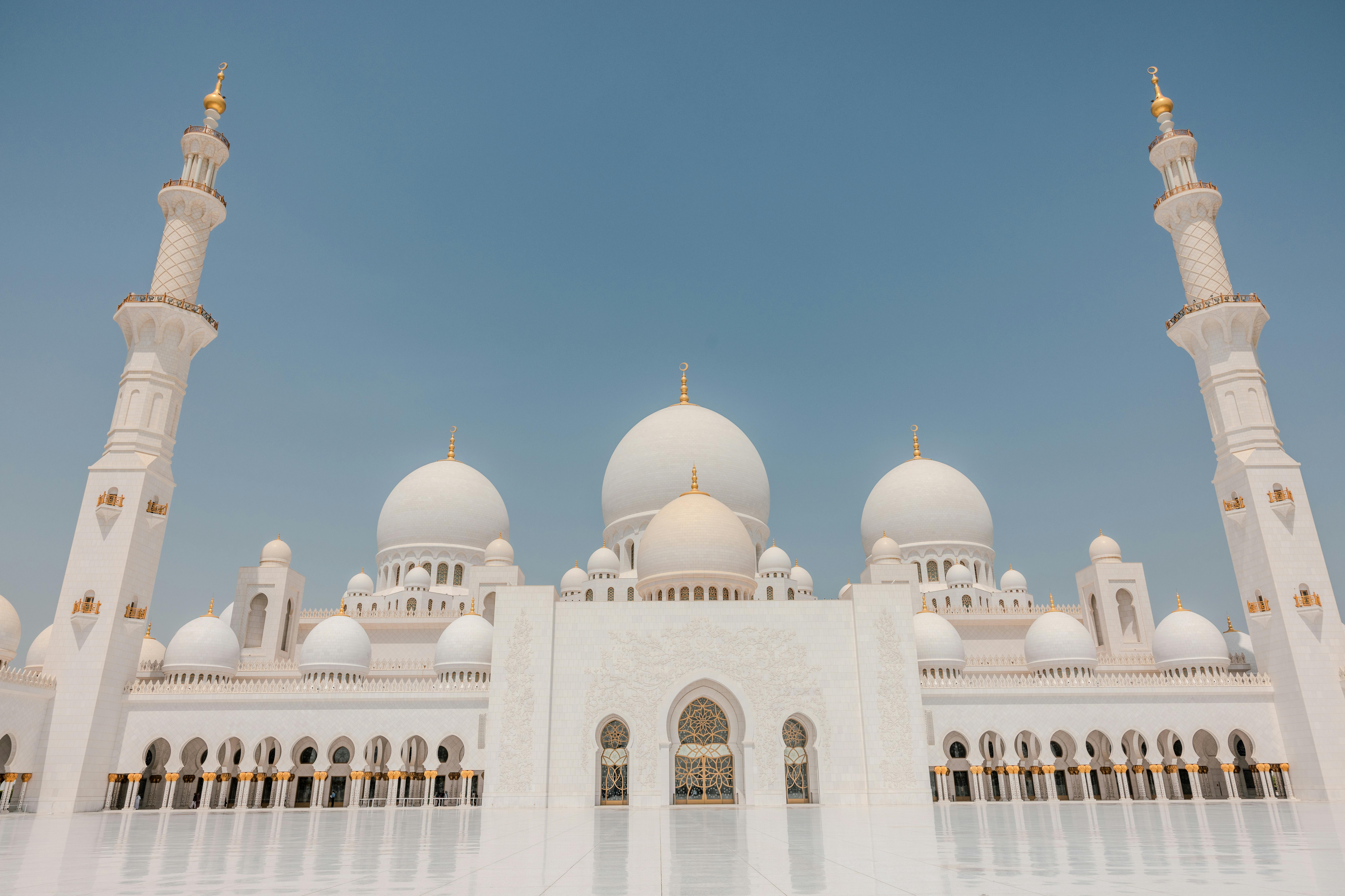 Big White Mosque in Abu Zhabi · Free Stock Photo