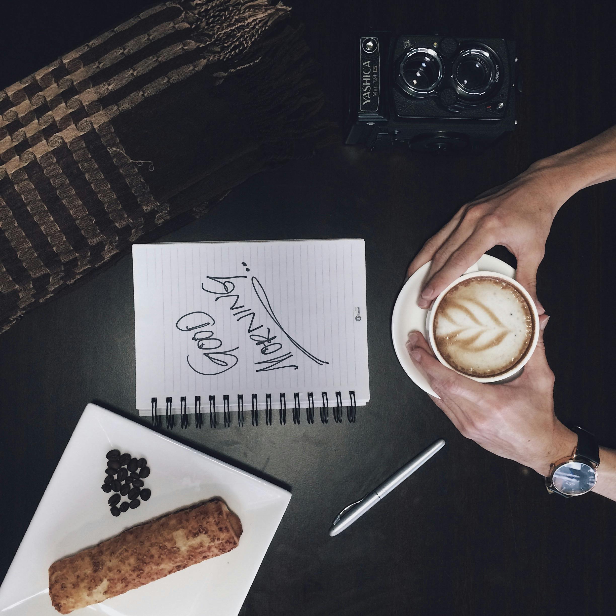 Paper Cartoon Photos, Download The BEST Free Paper Cartoon Stock Photos ...