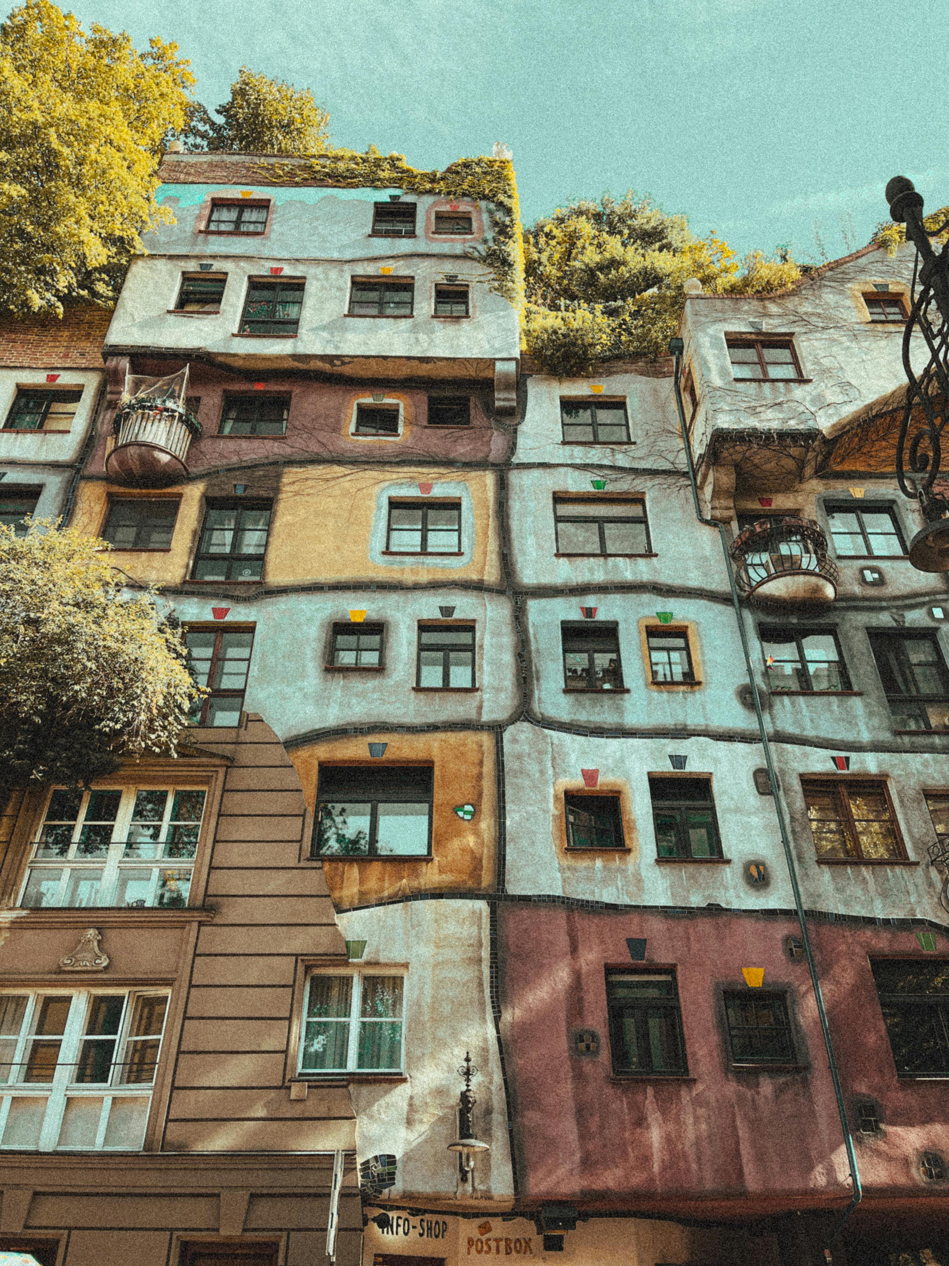 Colorful Tenement in Vienna · Free Stock Photo