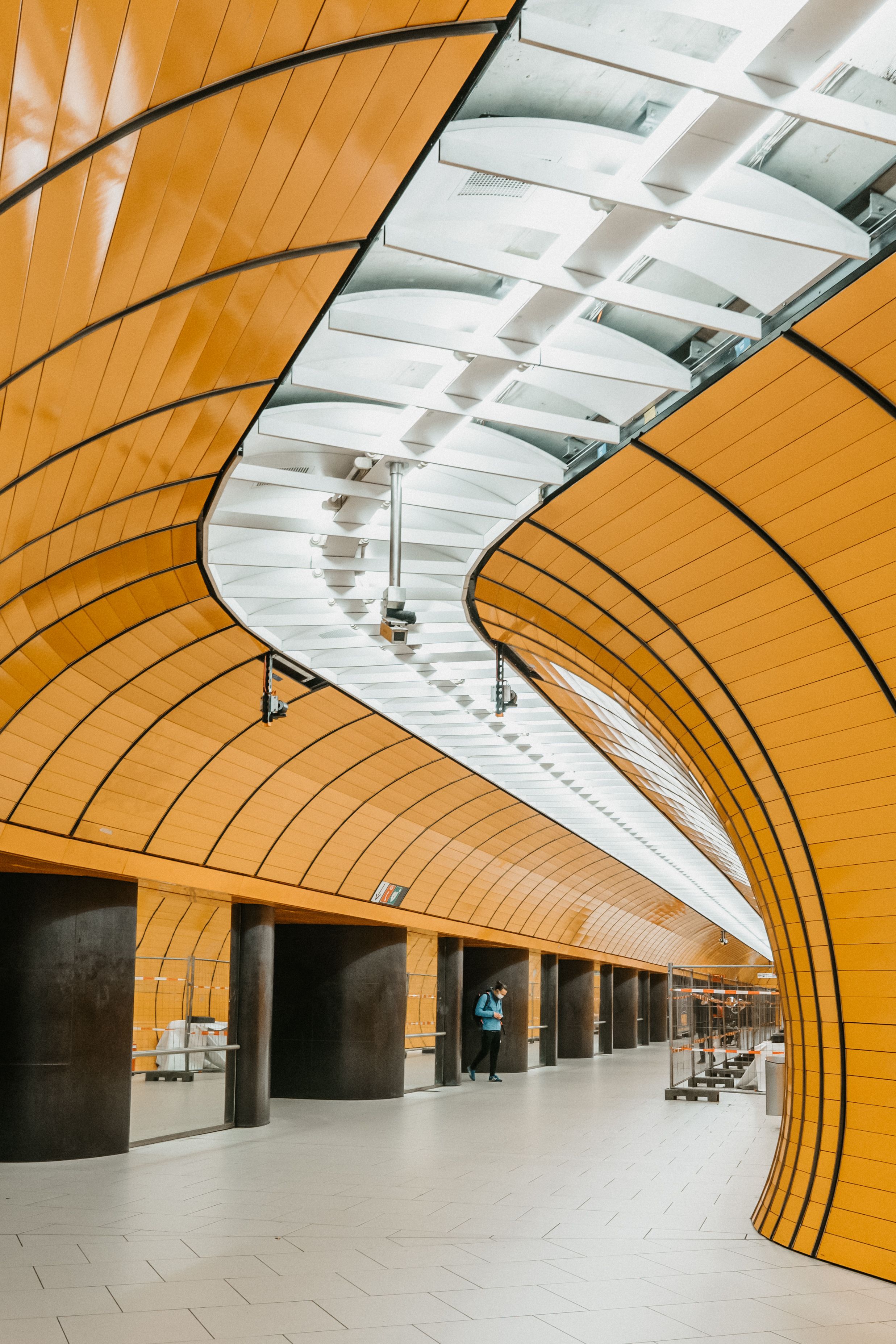 Foto Da Estação De Metrô Marienplatz Em Munique, Alemanha · Foto ...