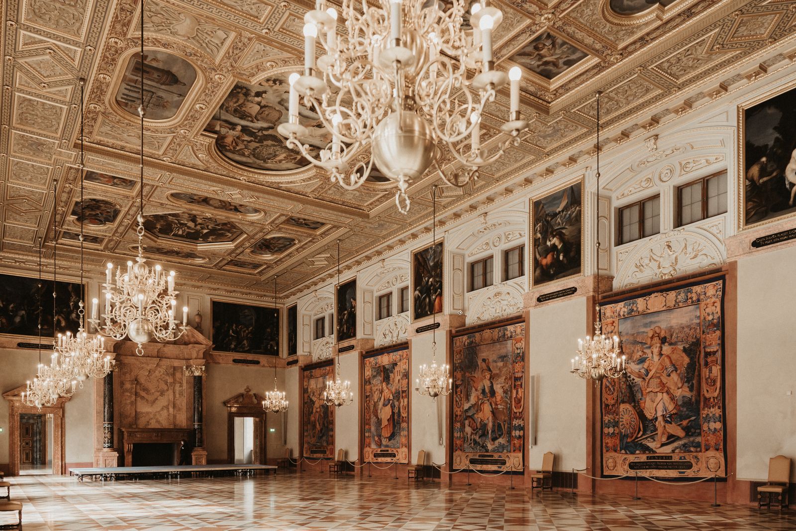 Chamber Photos, Download The BEST Free Chamber Stock Photos & HD Images