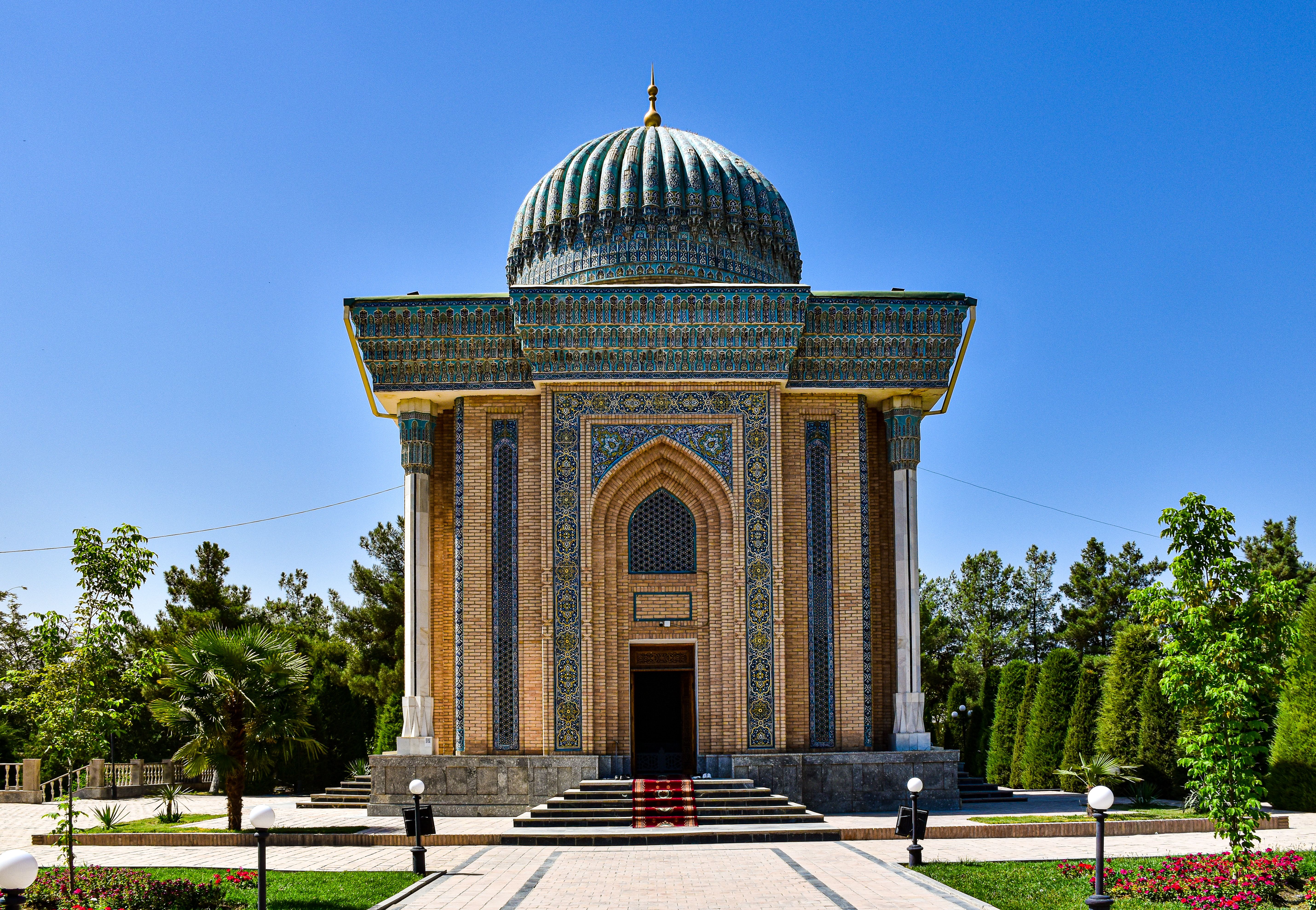 Mausoleum of Imam-al-Matrudiy in Samarkand, Uzbekistan · Free Stock Photo