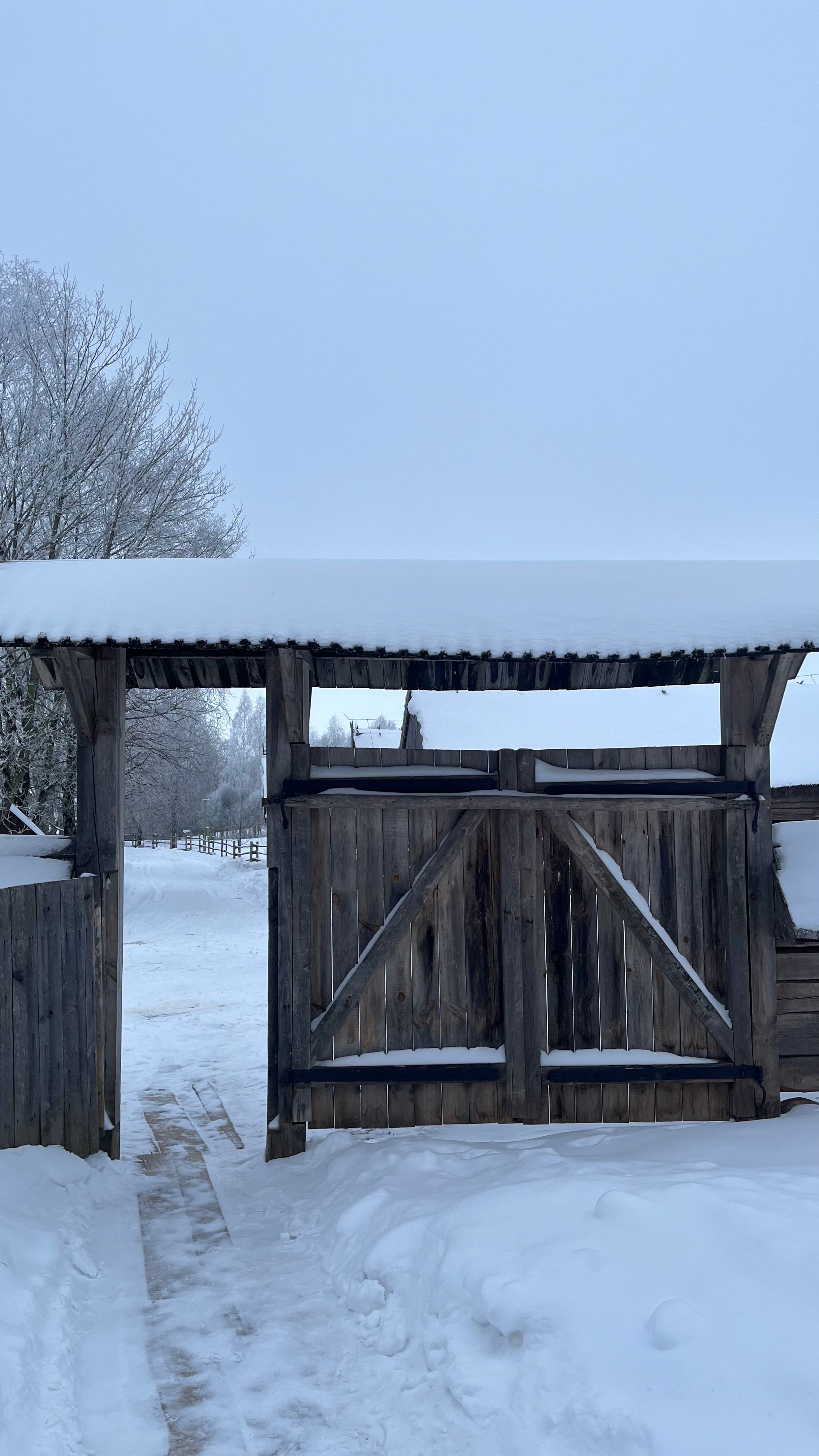 Wooden Gate in Winter · Free Stock Photo