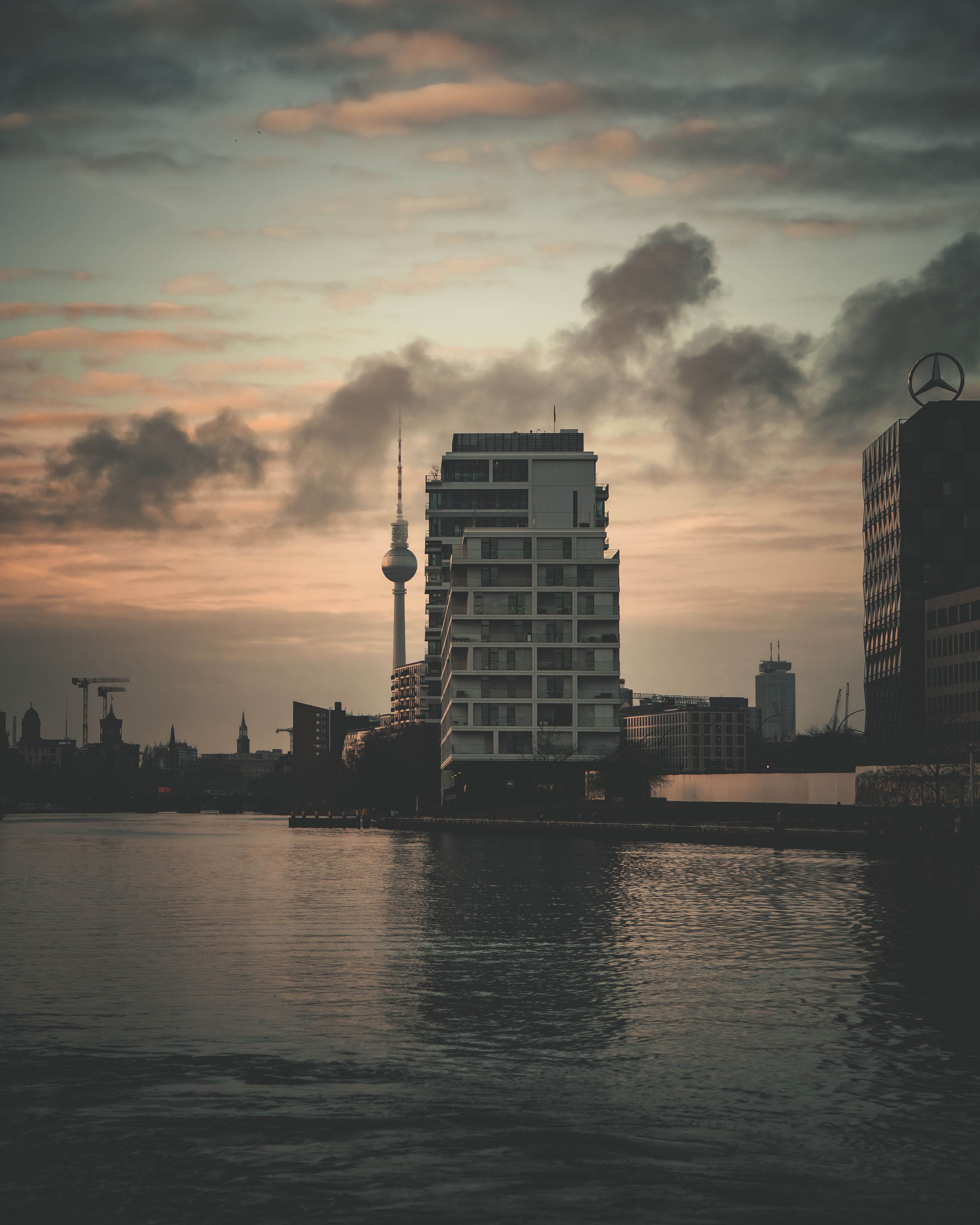 Dach Skyline Photos, Download The BEST Free Dach Skyline Stock Photos ...