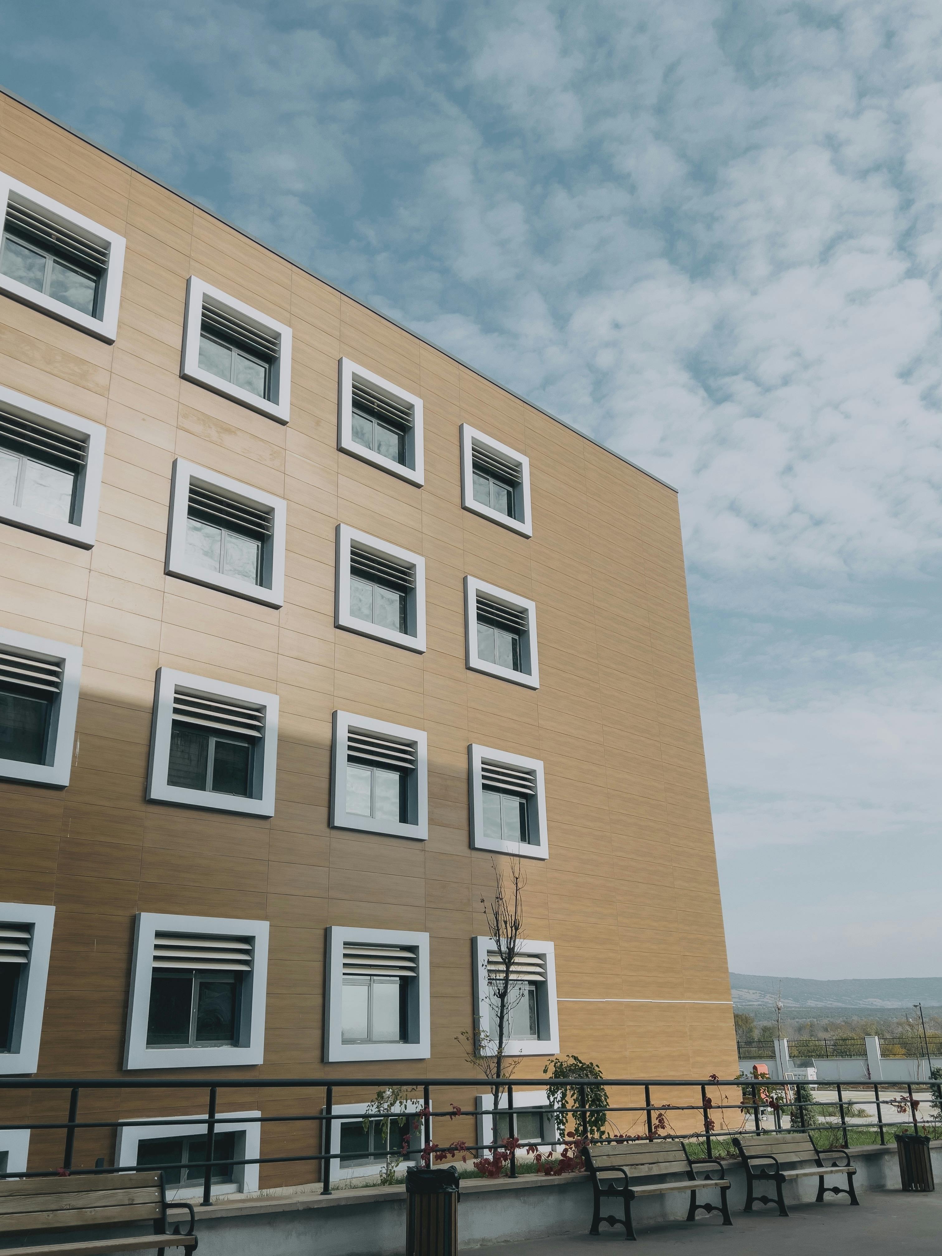 Modern Building of Hospital · Free Stock Photo