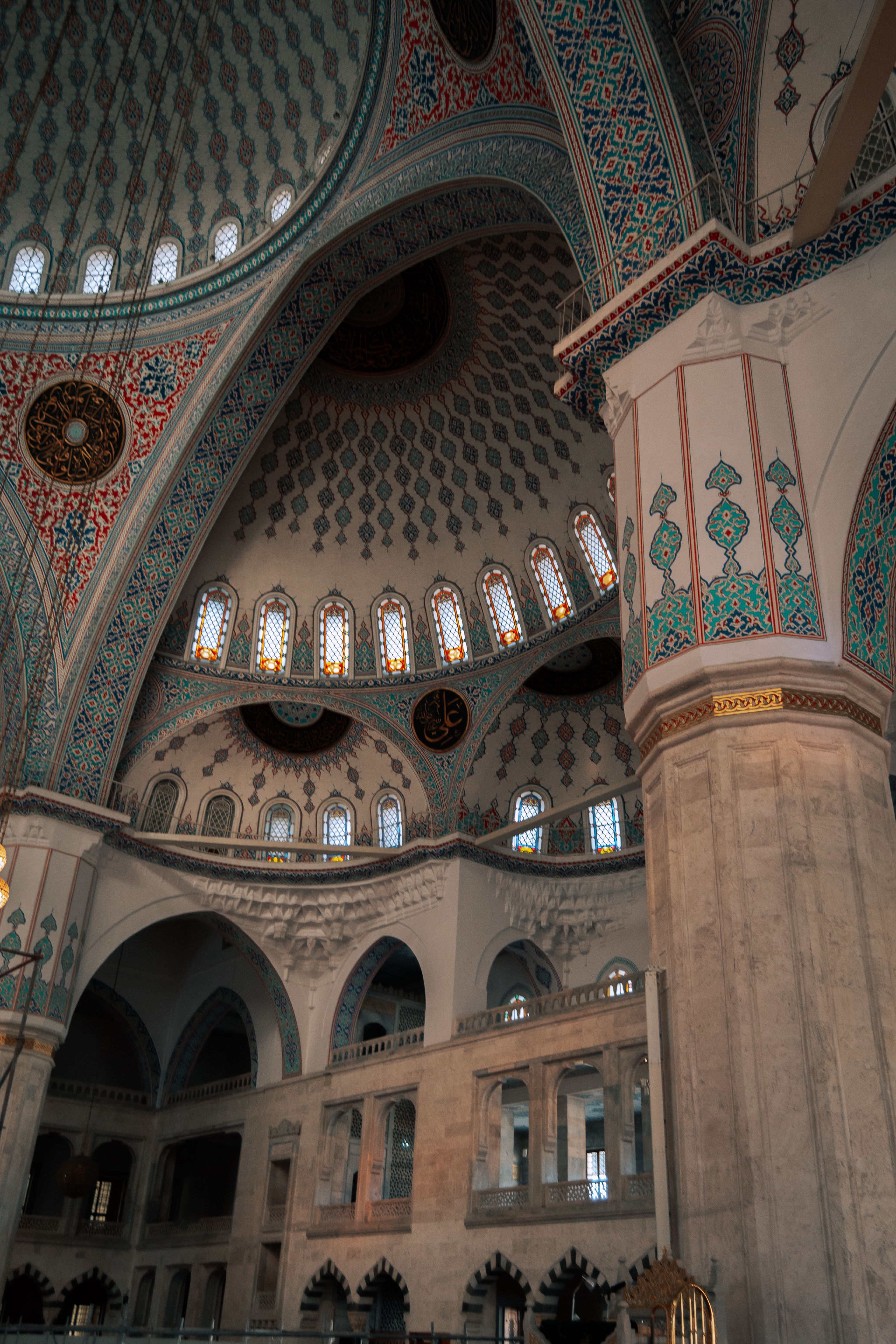 Ornamented Interior of Mosque · Free Stock Photo