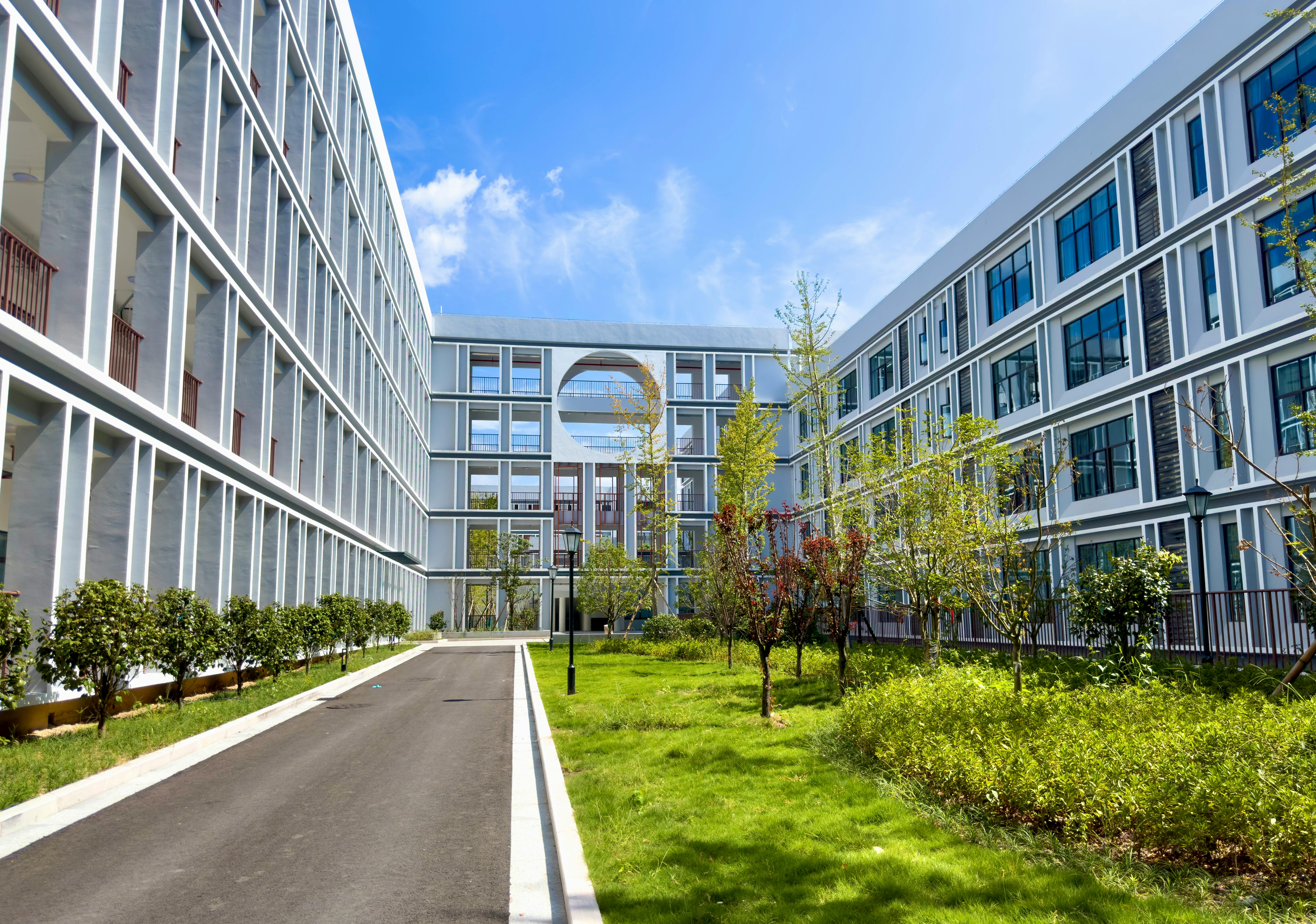 Landscape Design Commercial Path Photos, Download The BEST Free ...