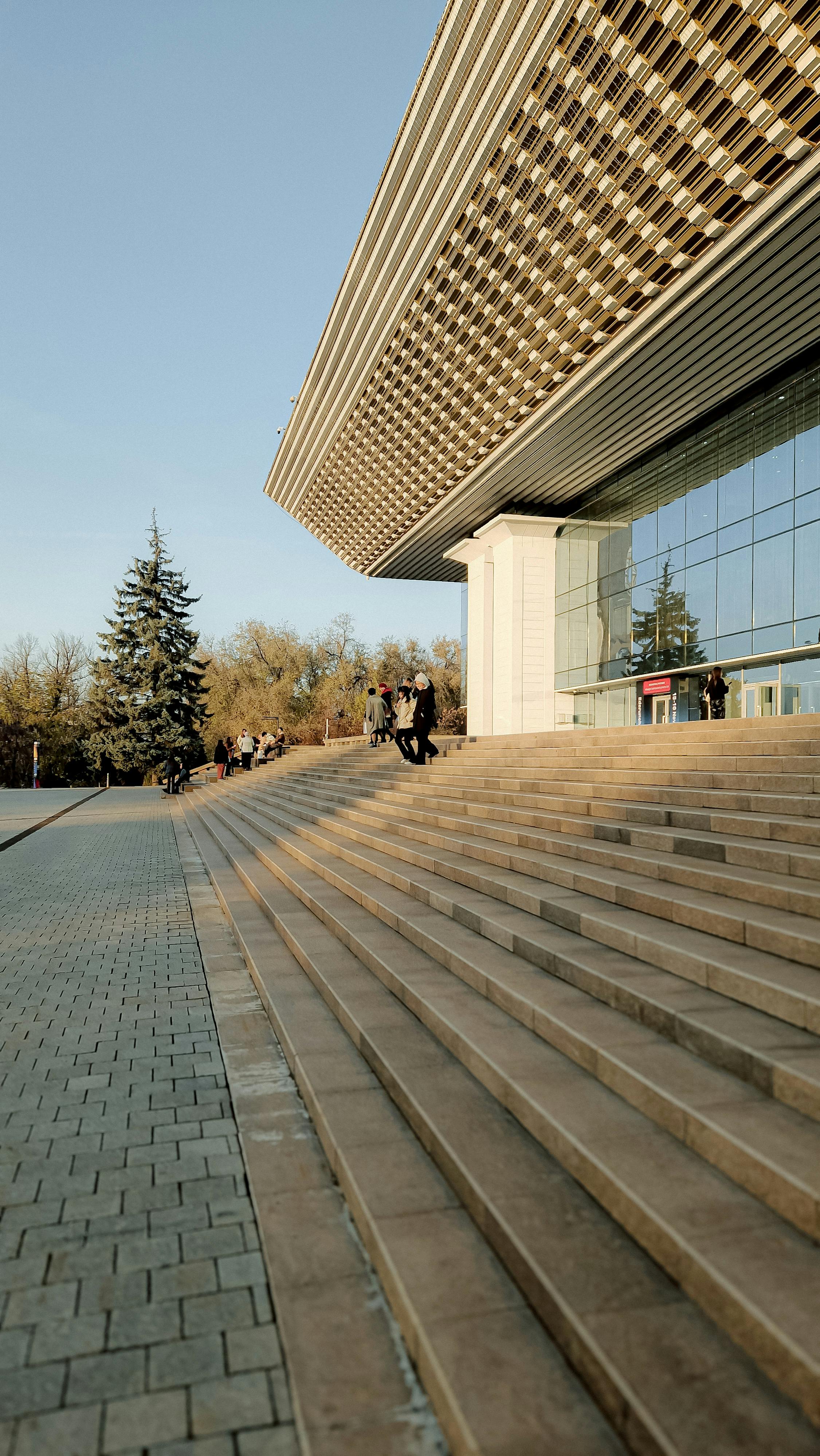 Republic Palace in Almaty · Free Stock Photo