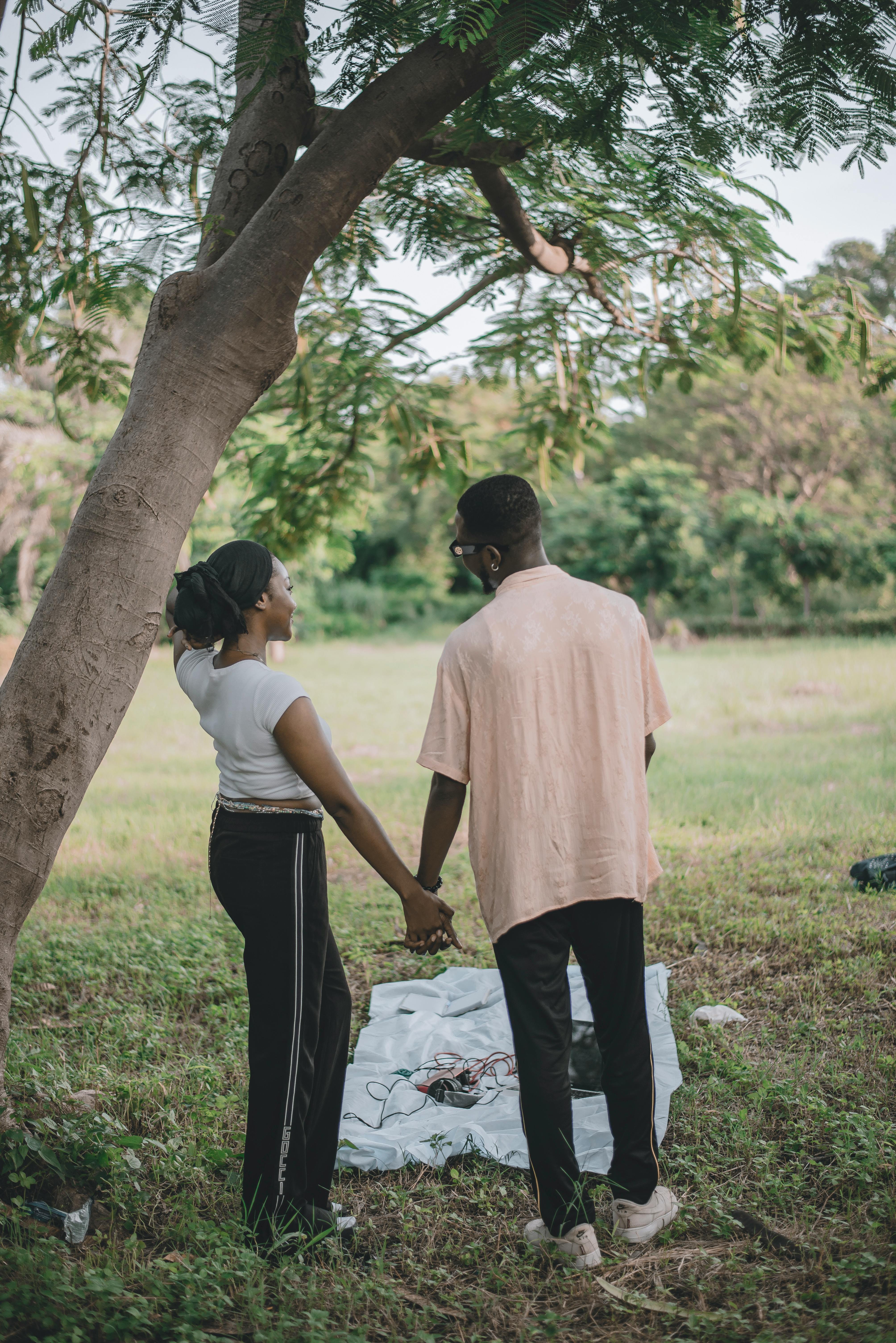 Ppl Holding Hands Photos, Download The BEST Free Ppl Holding Hands ...