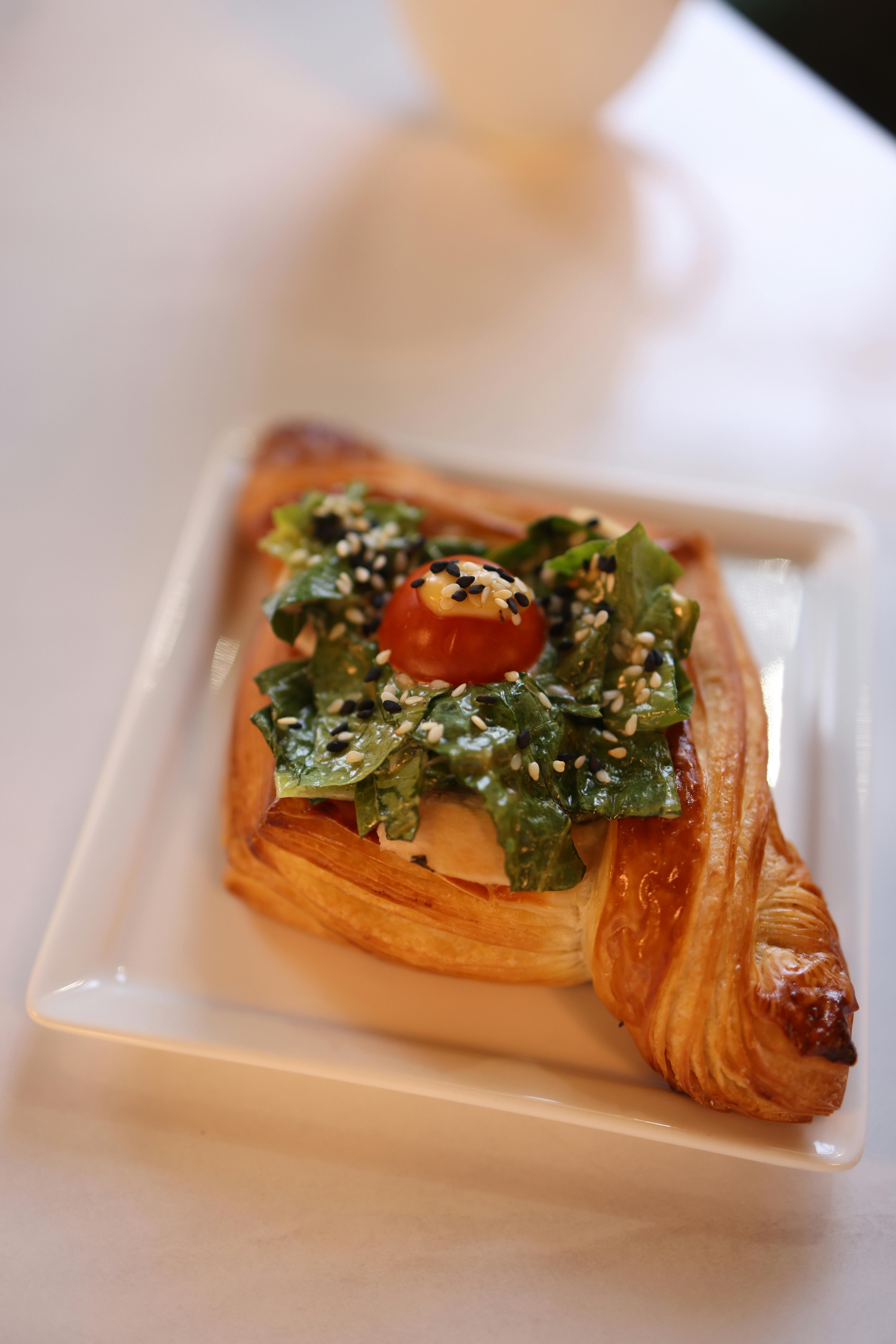 Puff Pastry Served in a Restaurant · Free Stock Photo