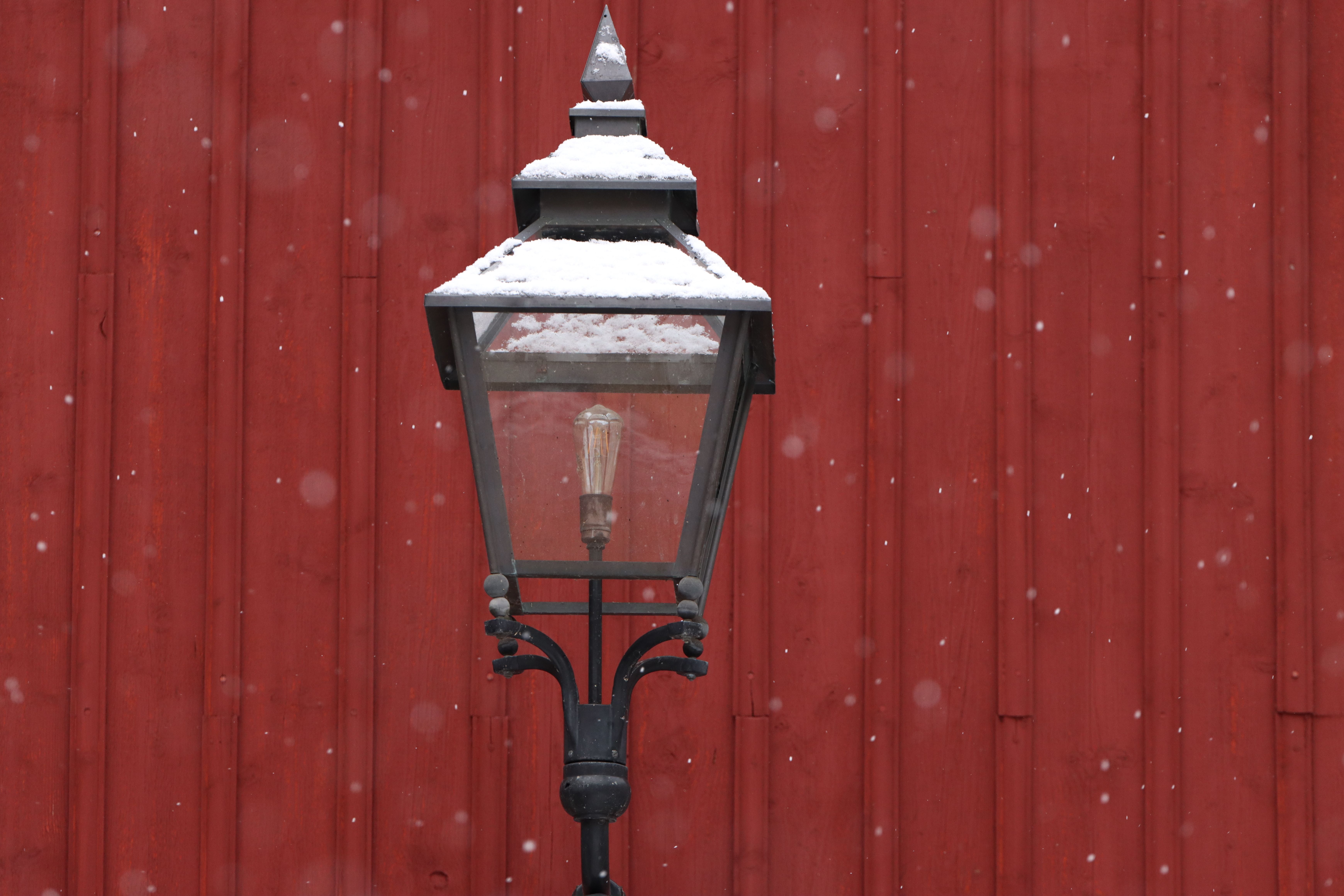 Snow on Street Lamp · Free Stock Photo