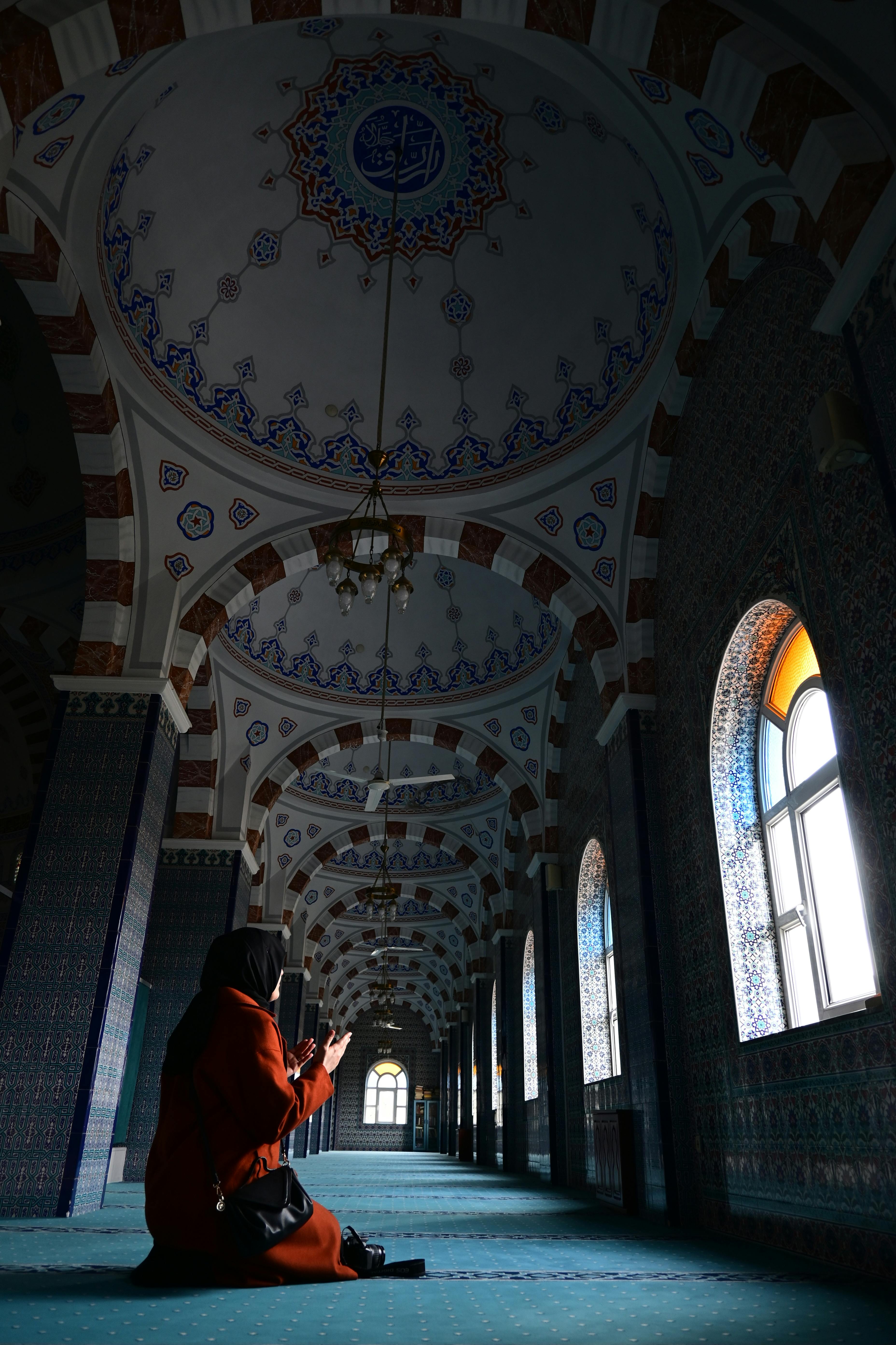 Muslim Praying in Mosque · Free Stock Photo