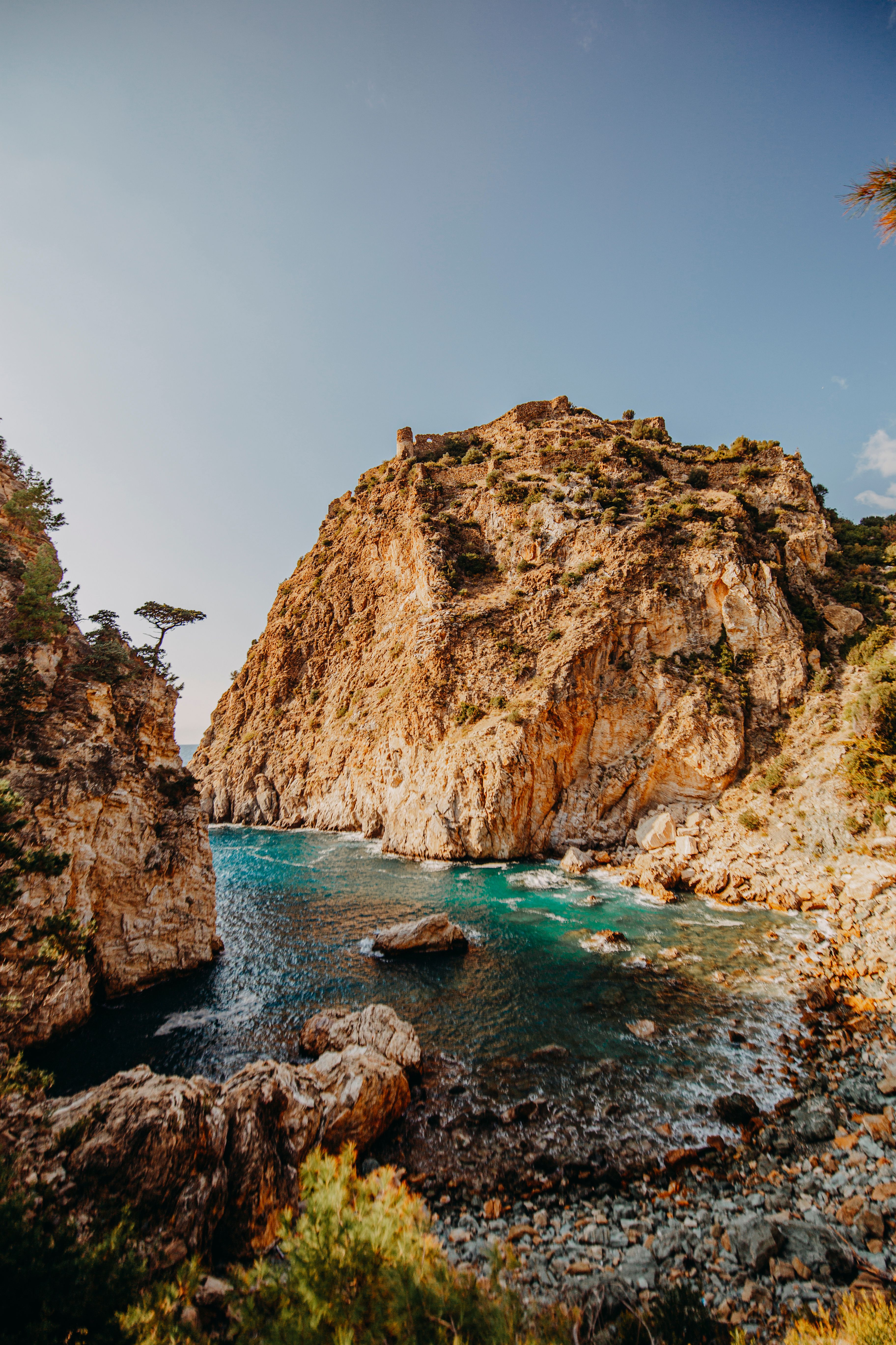Water and Cliffs in on Seashore in Bay · Free Stock Photo