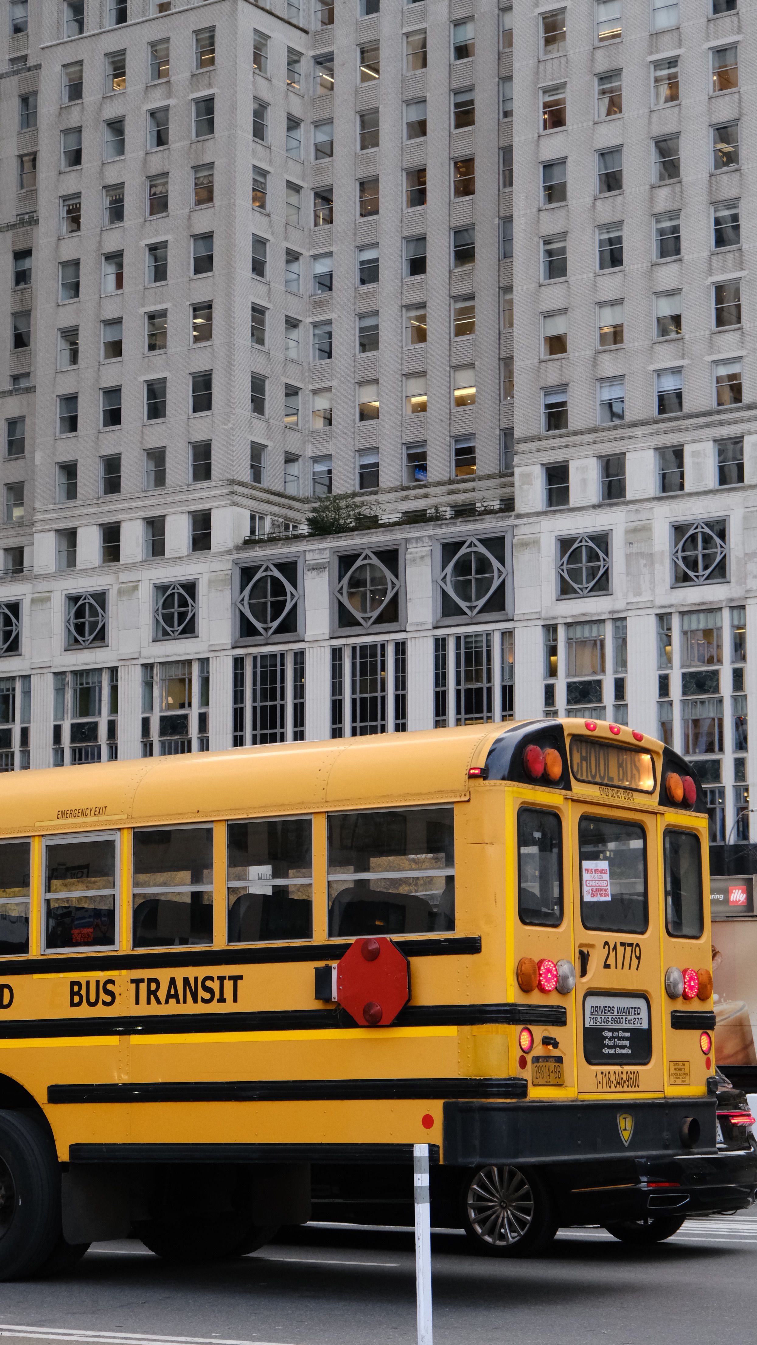 Bus on City Street · Free Stock Photo