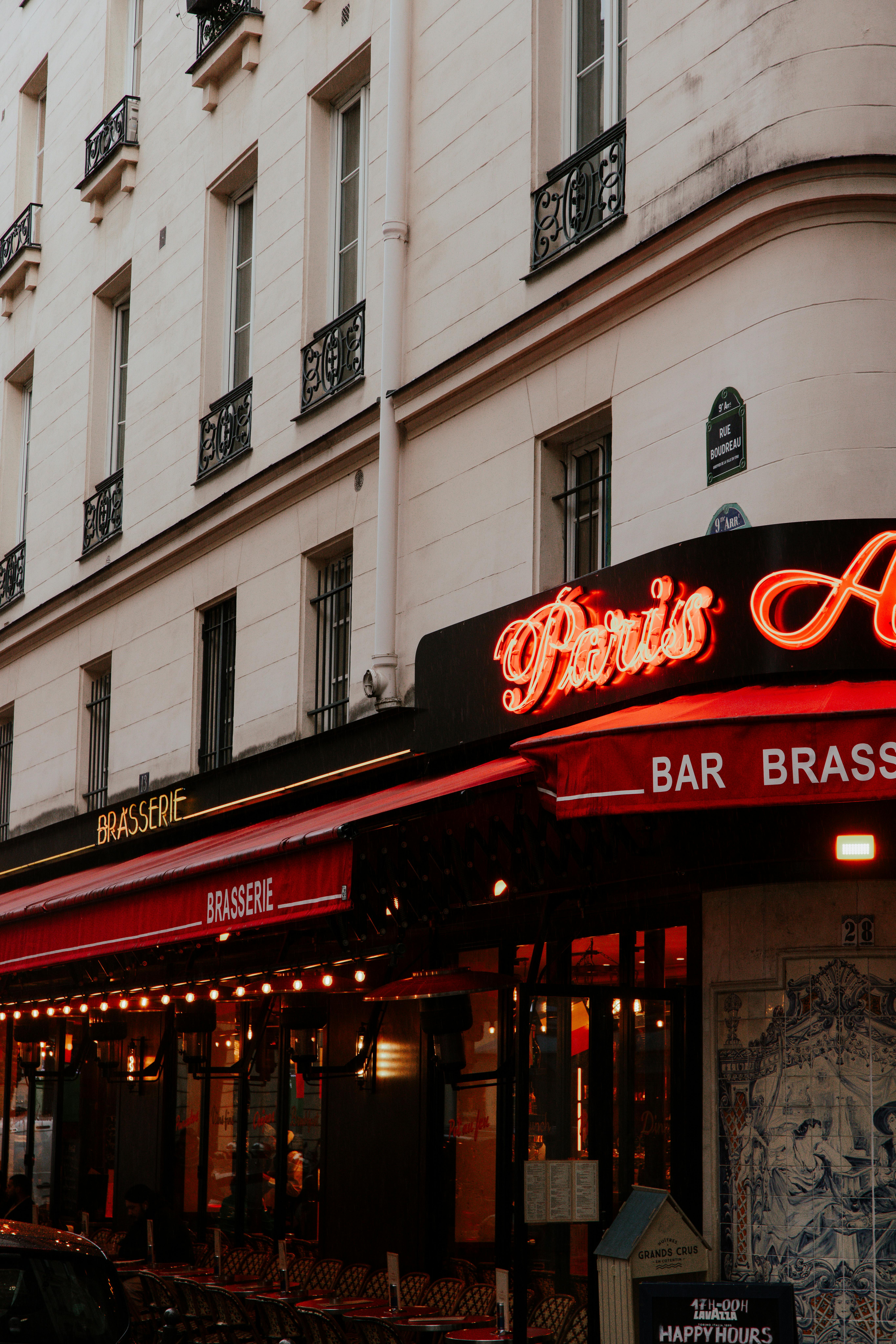 Exterior of a Parisian Restaurant · Free Stock Photo