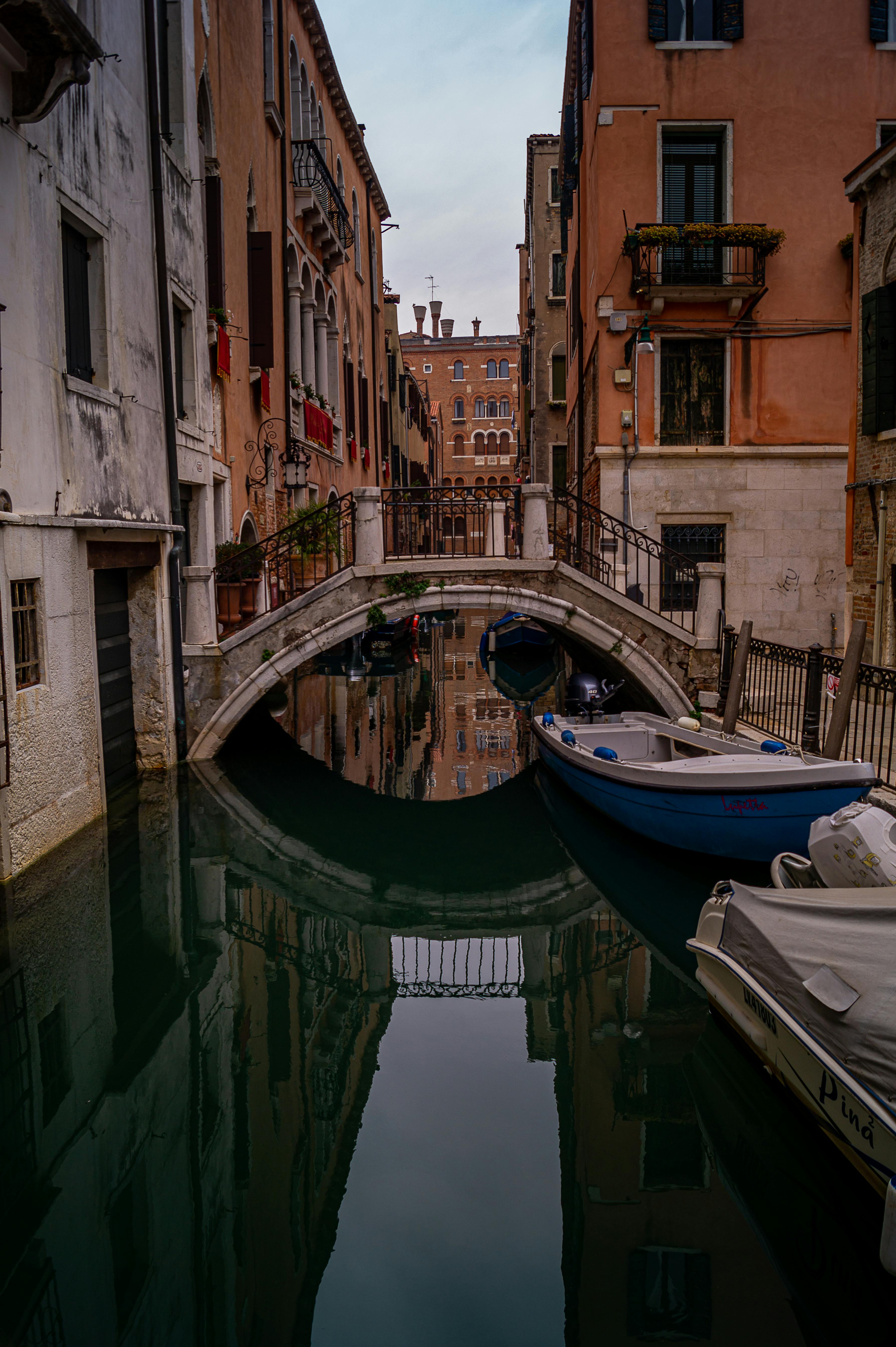 Arch Bridge over Canal in Venice · Free Stock Photo