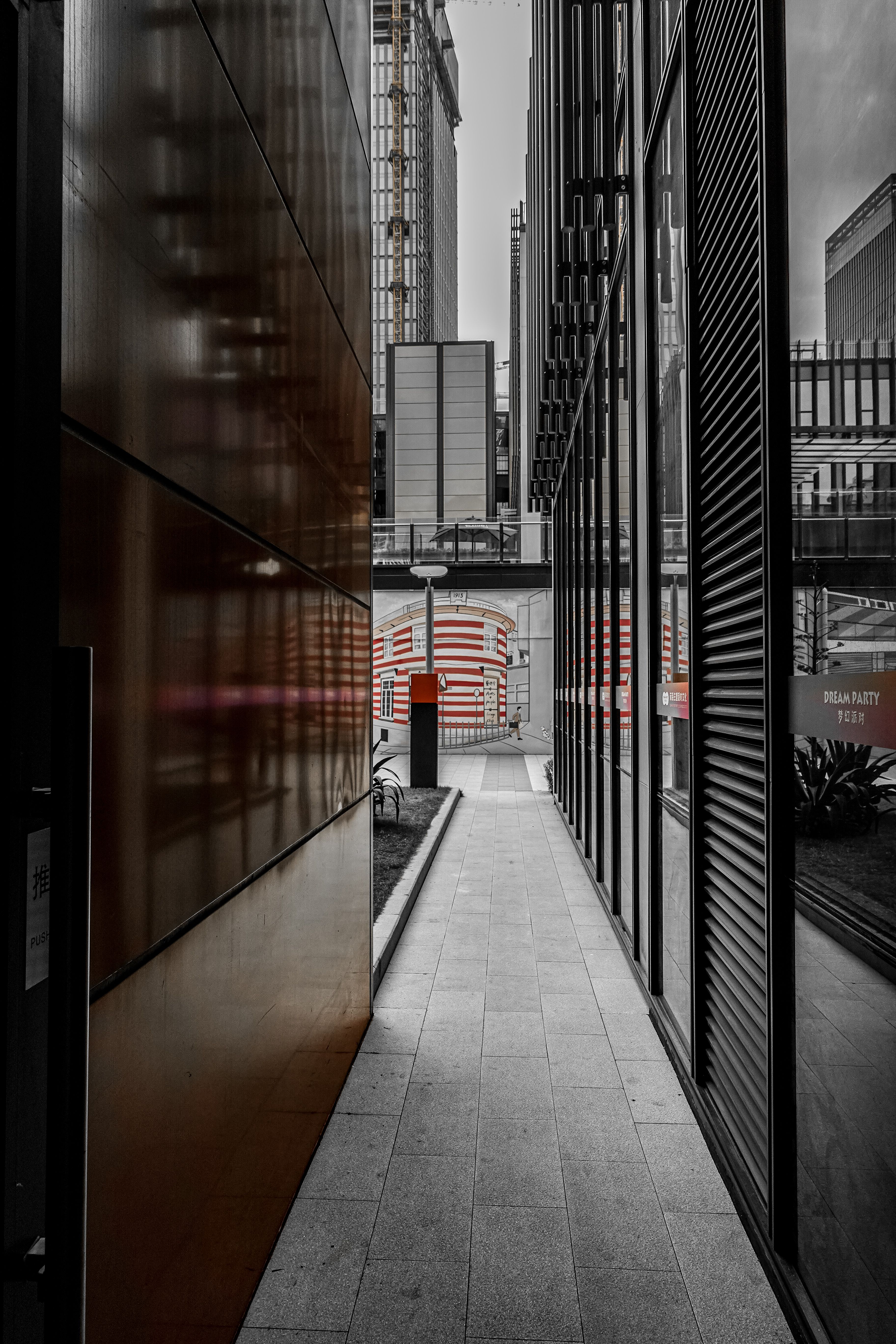 A Narrow Passage between the Walls of a Modern Building in City · Free ...