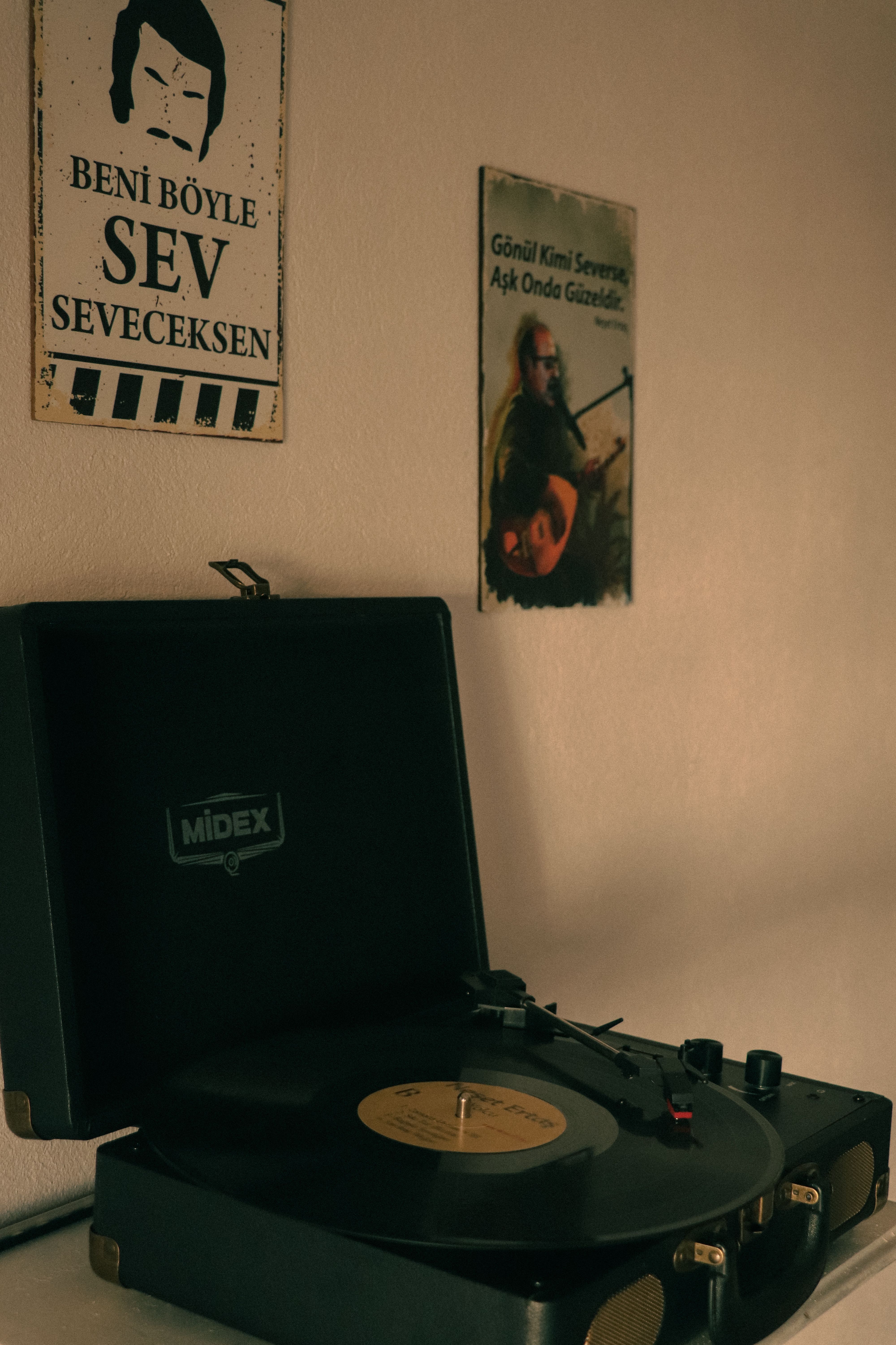 Close up of a Record Player · Free Stock Photo