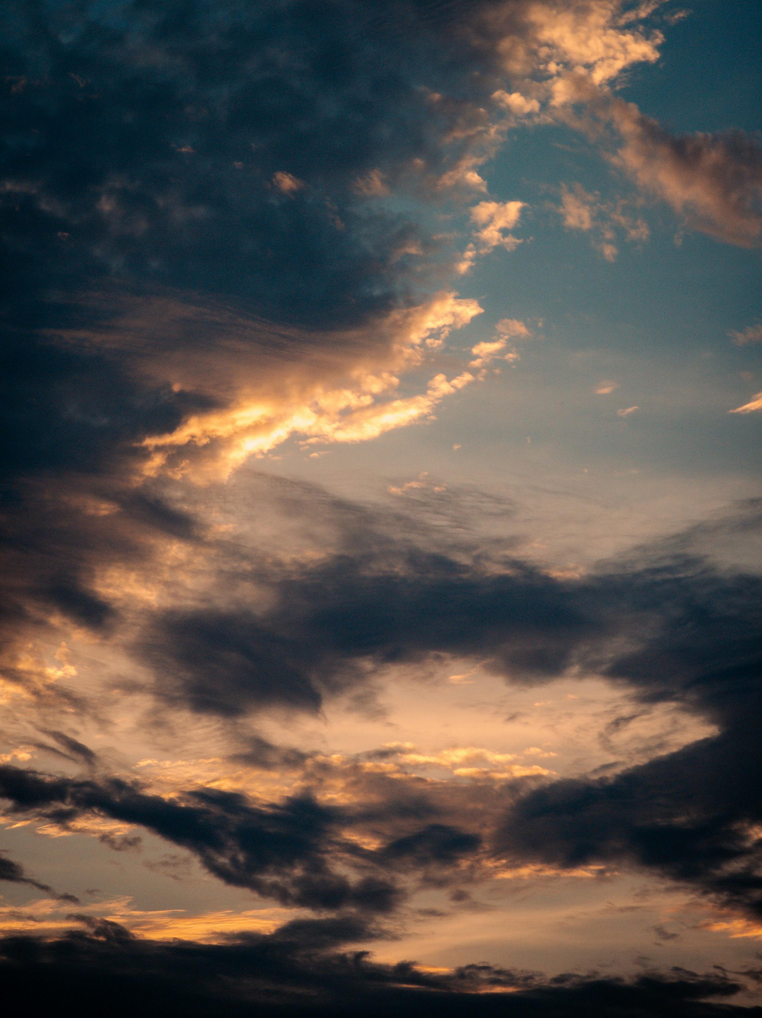 Dramatic Sunset Cloudscape · Free Stock Photo