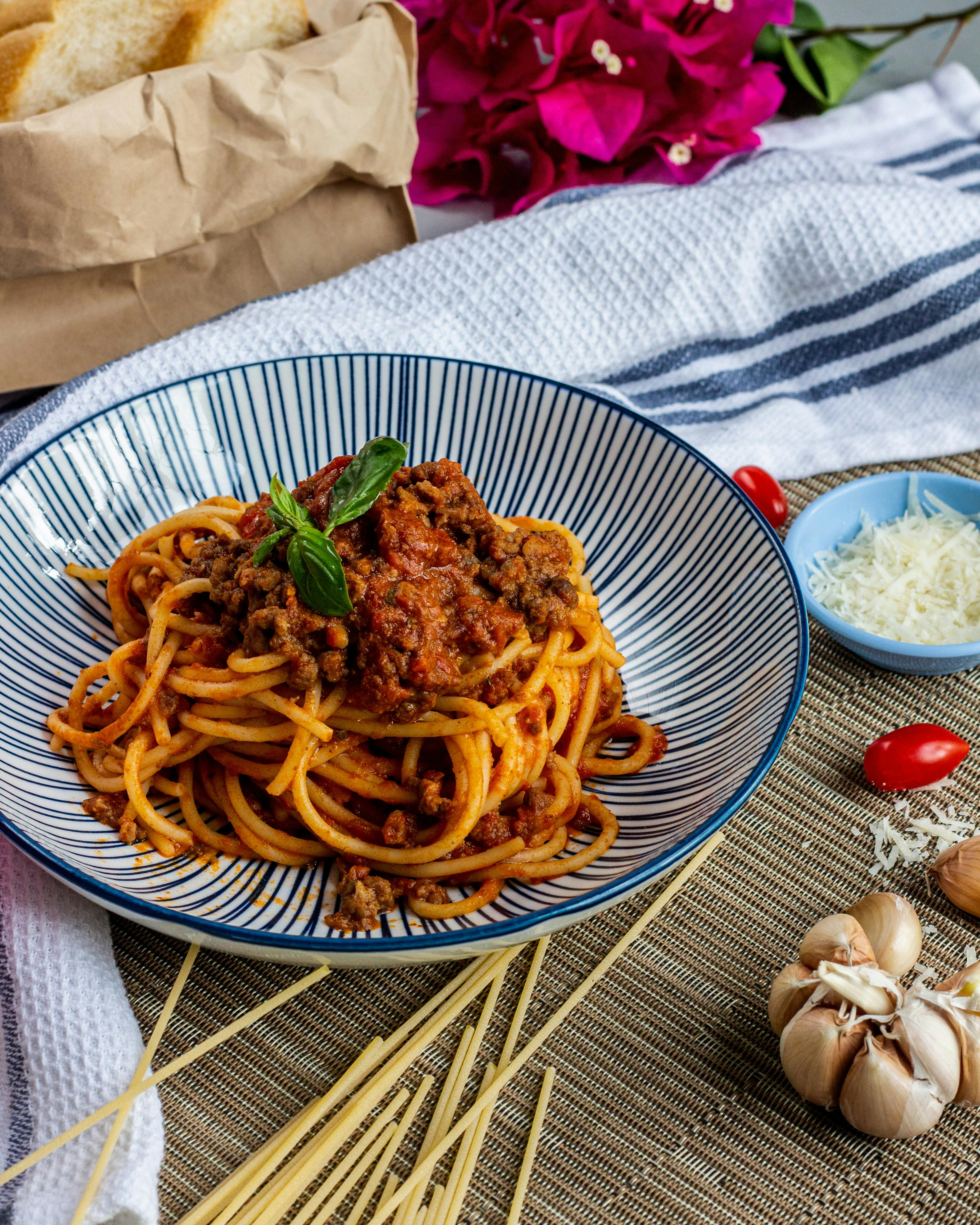 Foto de stock gratuita sobre acompañamiento, ajo, albahaca, boloñesa ...