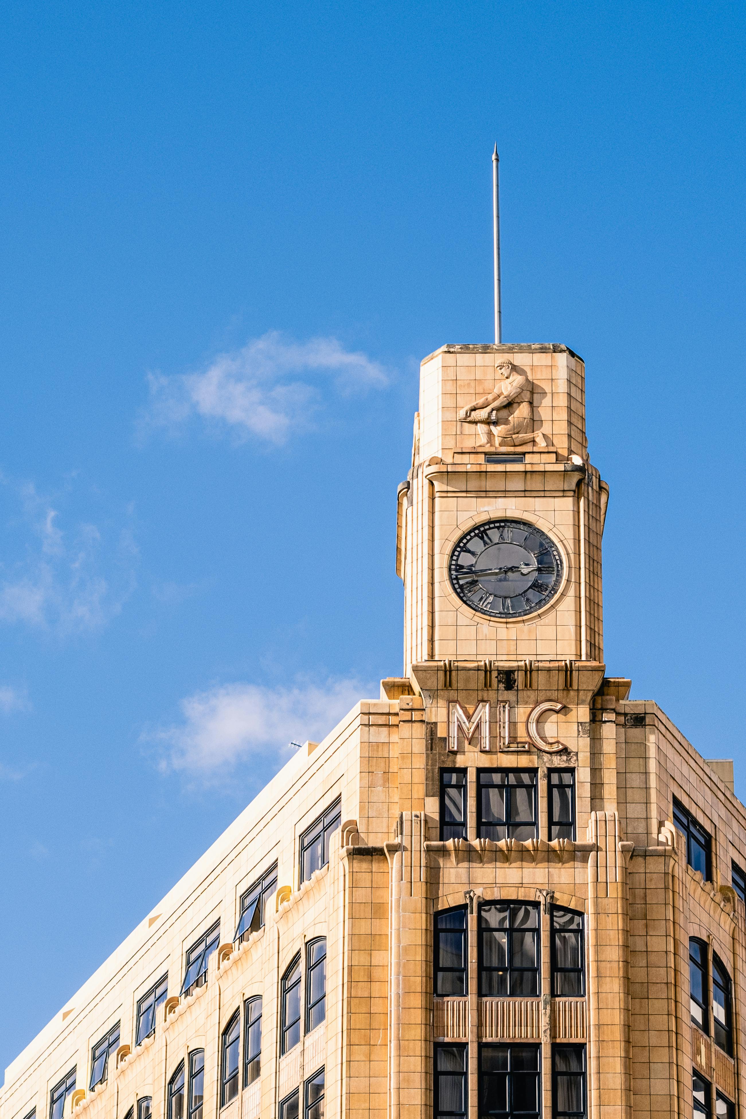 Clock tower on Khoja Mosque, Nairobi, Kenya · Free Stock Photo