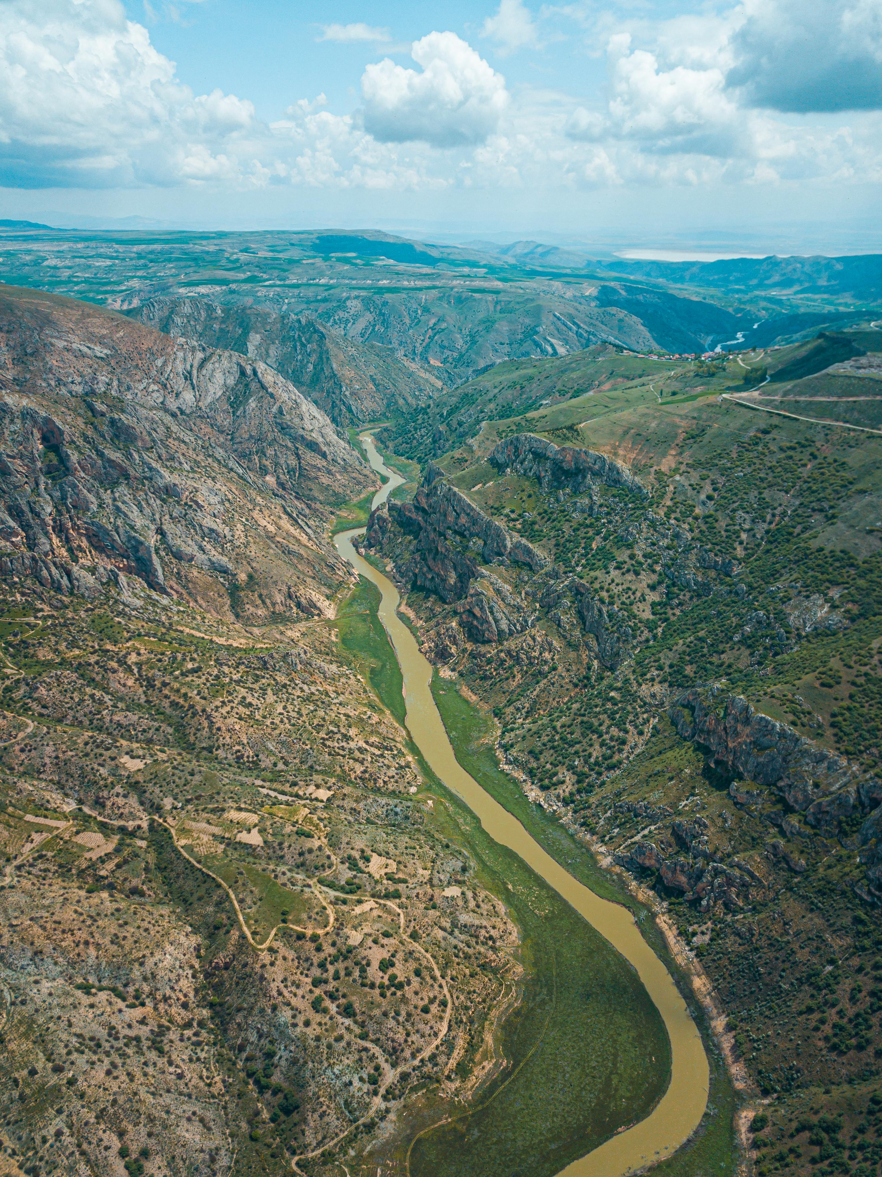River in Canyon in Countryside · Free Stock Photo
