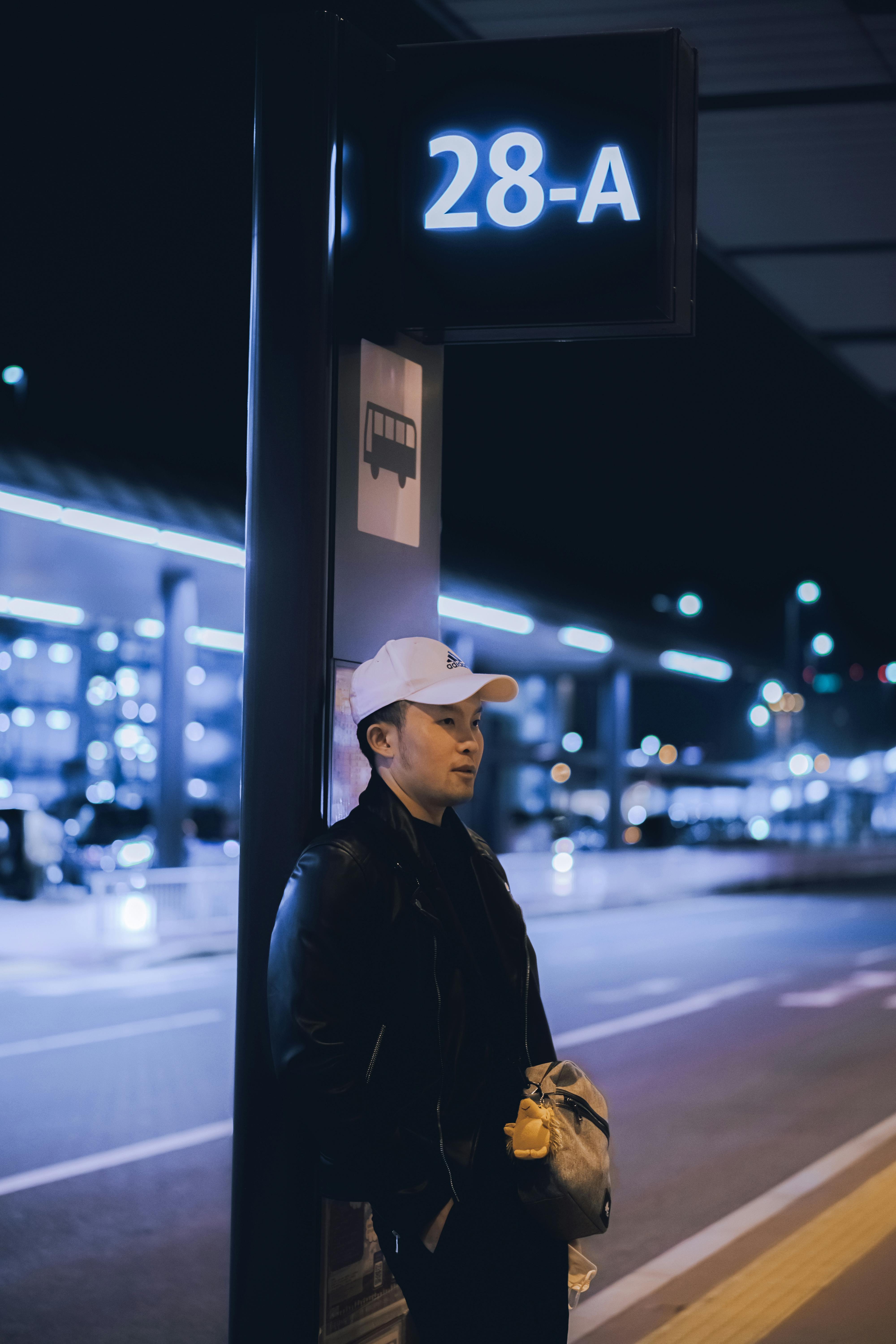 Waiting At Bus Stop Photos, Download The BEST Free Waiting At Bus Stop ...