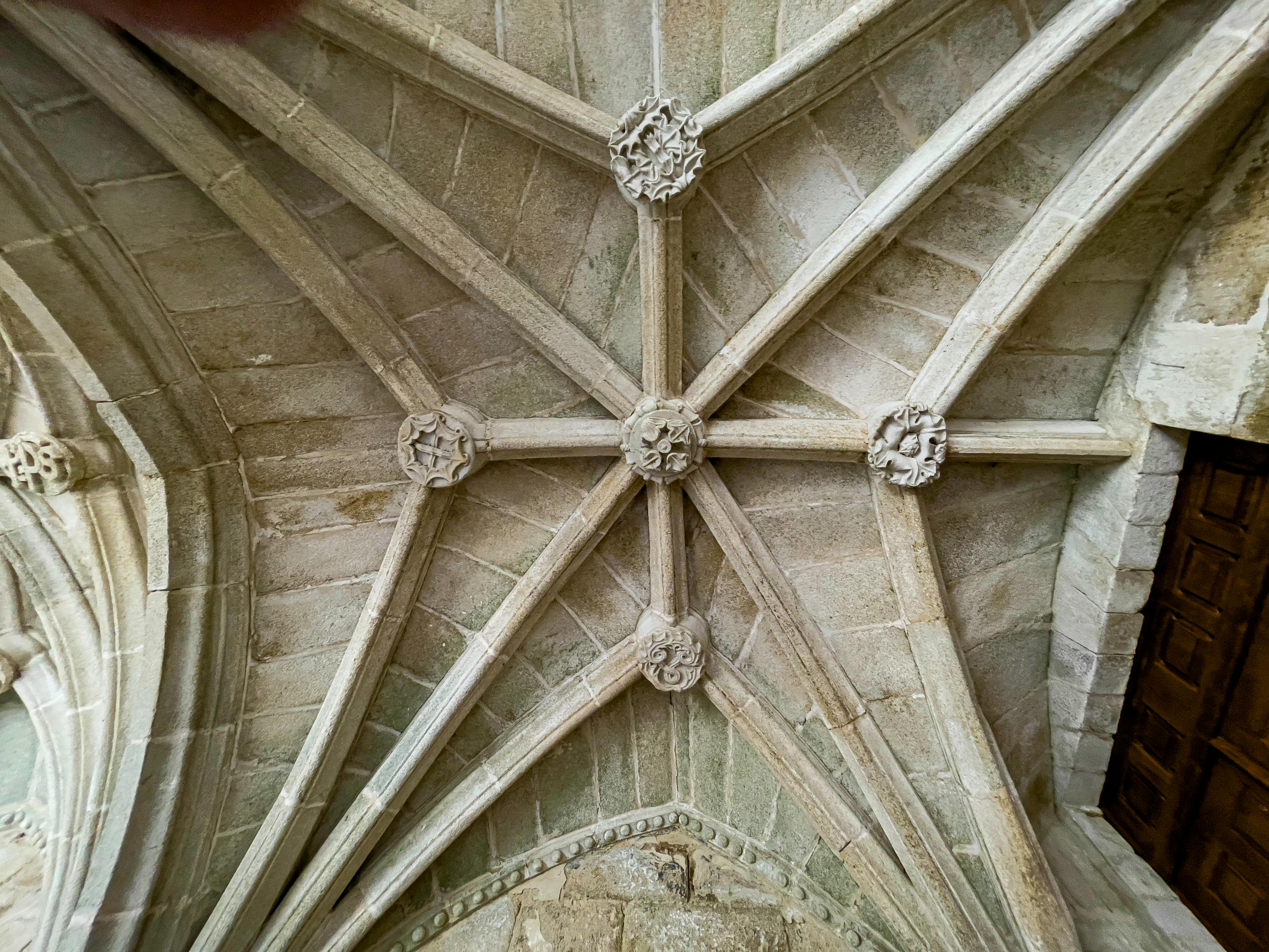 Ceiling with Arcades · Free Stock Photo