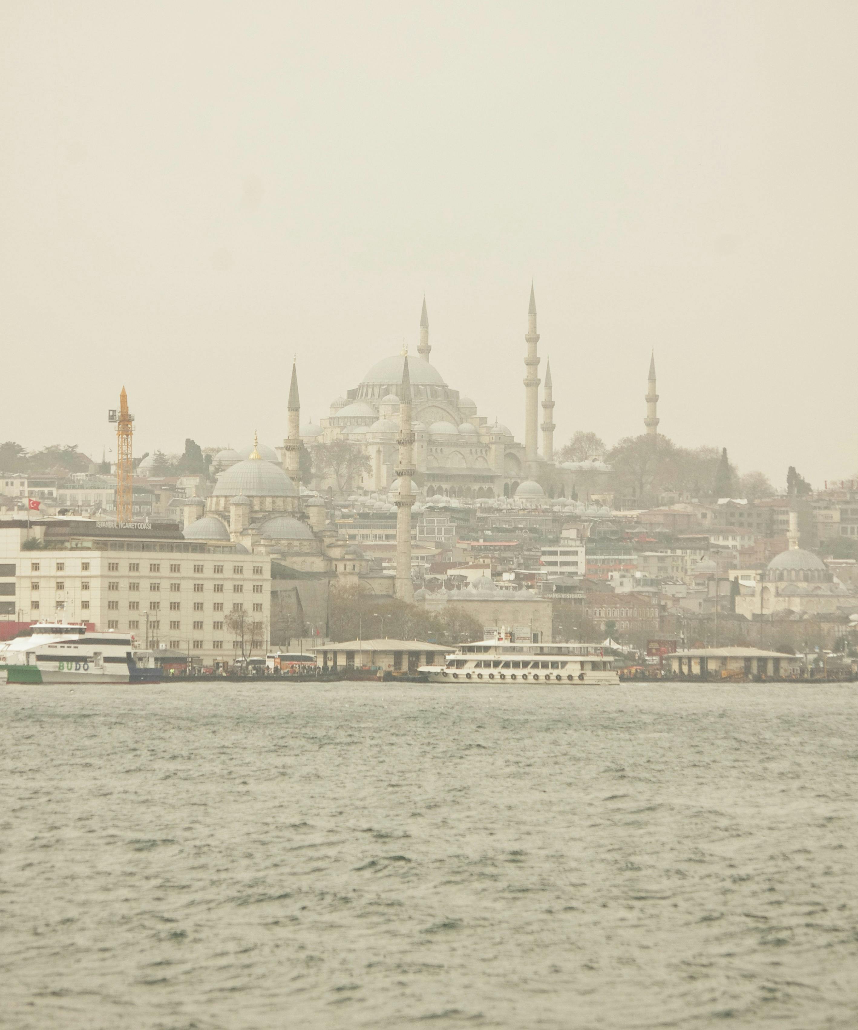 Istanbul Waterfront · Free Stock Photo