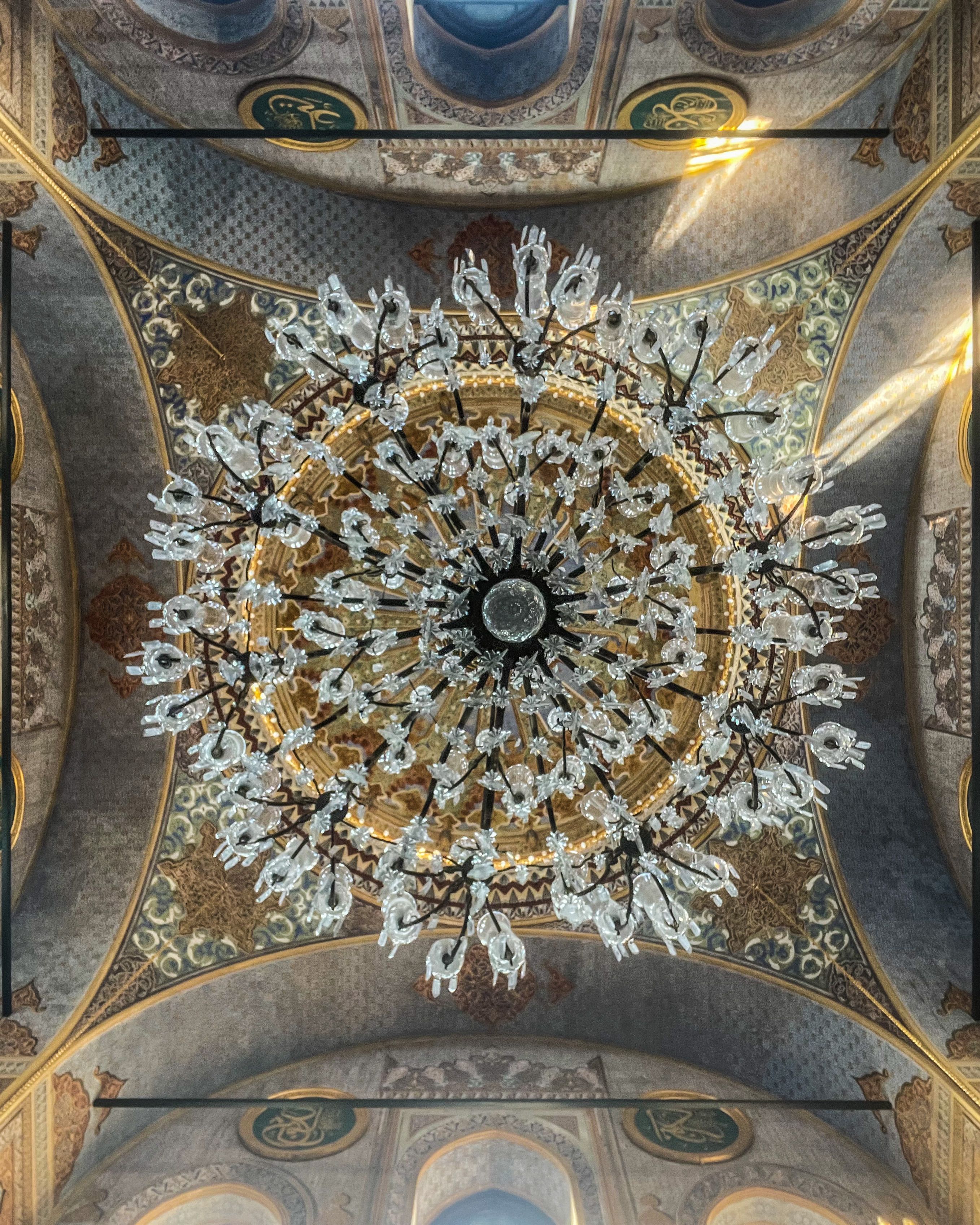 Dôme En Mosaïque Dans Une Mosquée à Istanbul · Photo gratuite