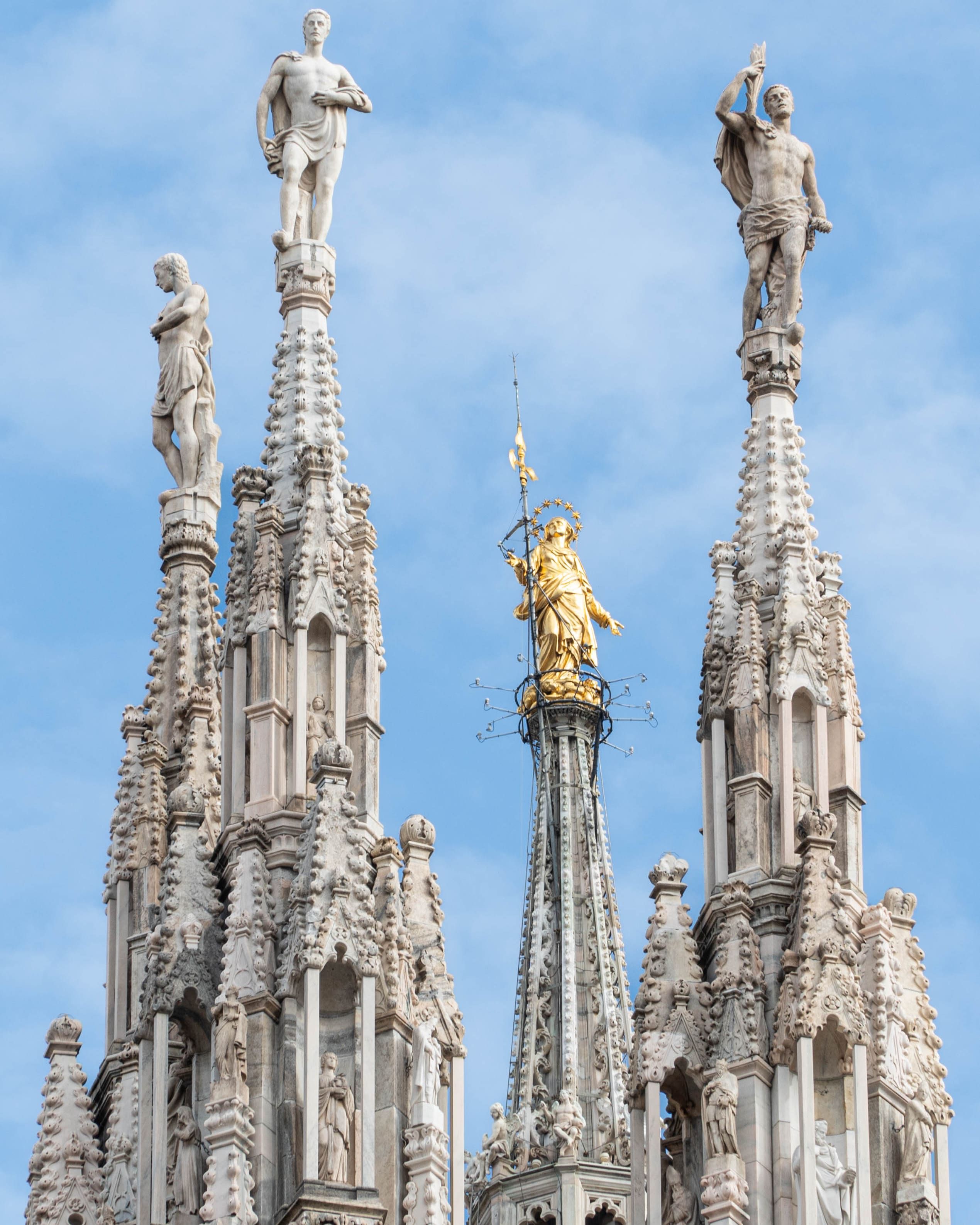 Torres De La Catedral De Milán, Italia · Foto de stock gratuita