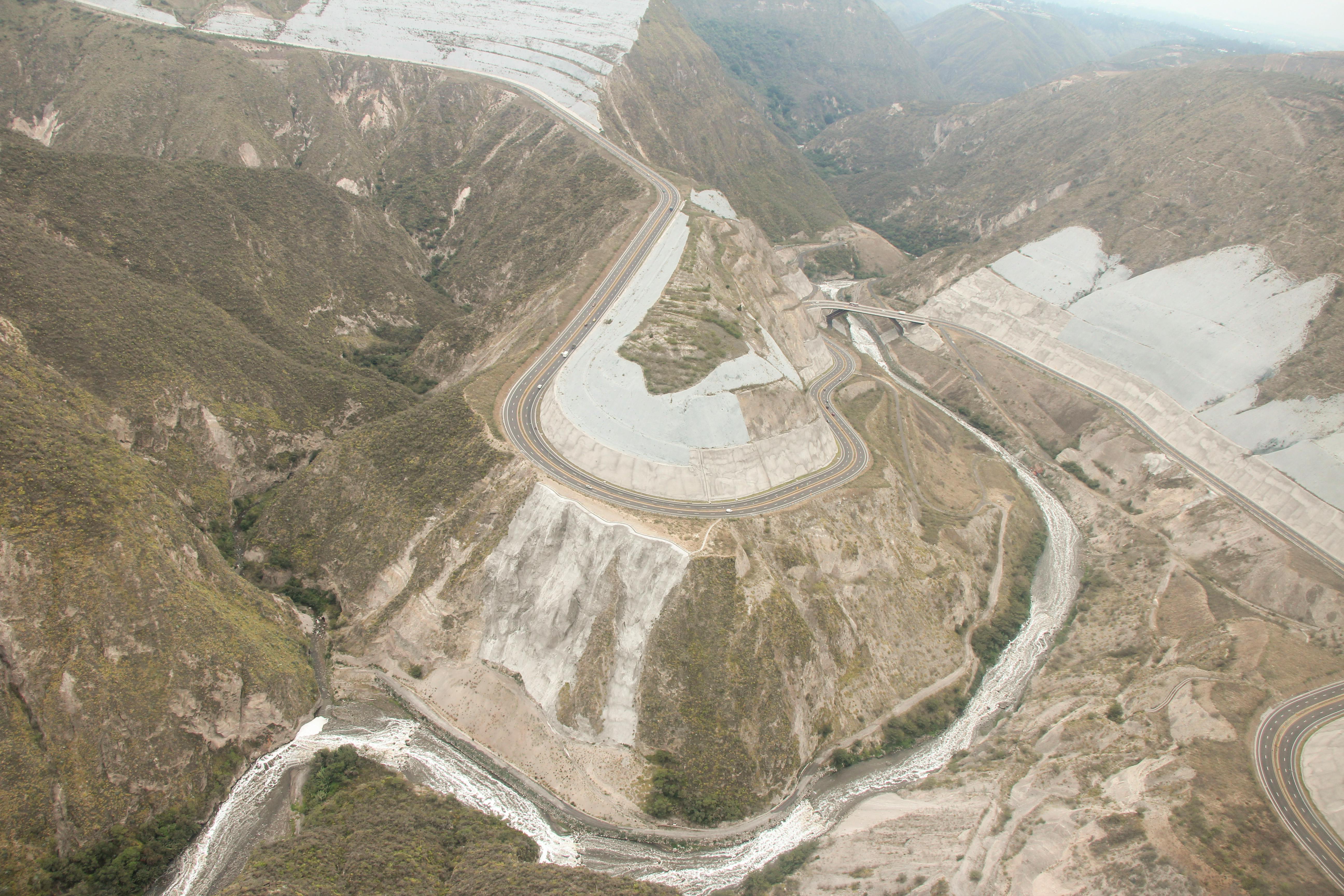 Road and River in Mountains · Free Stock Photo