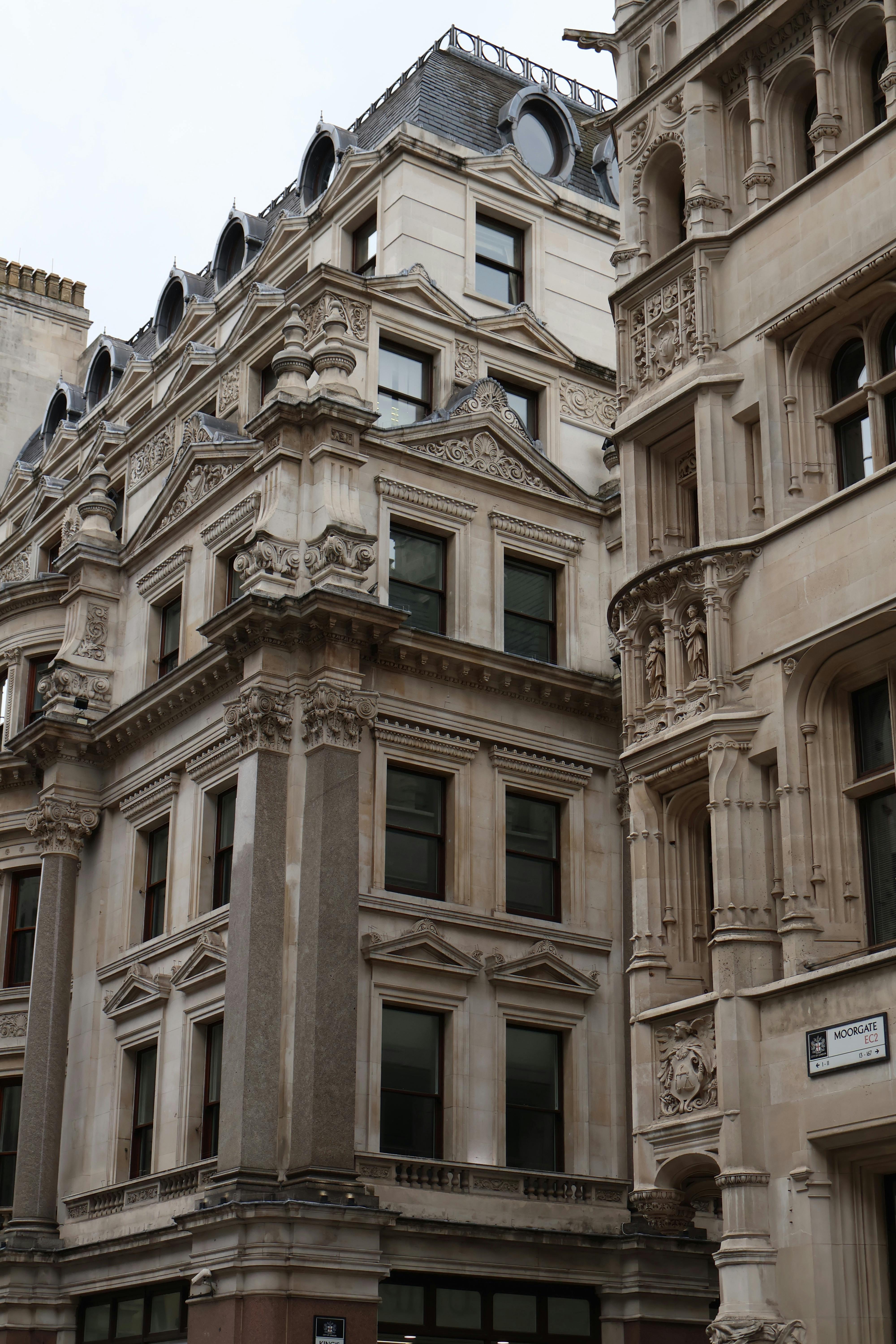 Ornamented Building Corner at Moorgate in London · Free Stock Photo