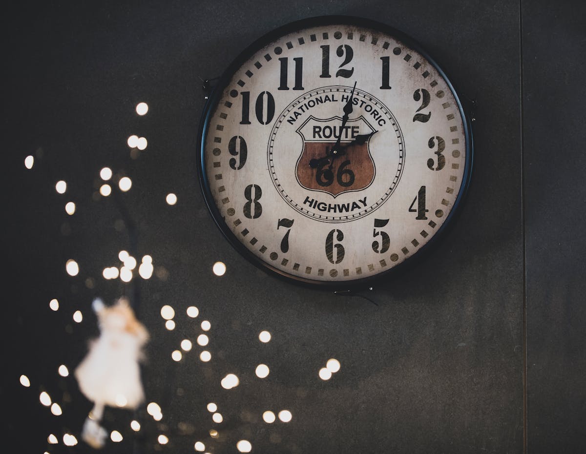 Giant Clock Photos, Download The BEST Free Giant Clock Stock Photos ...