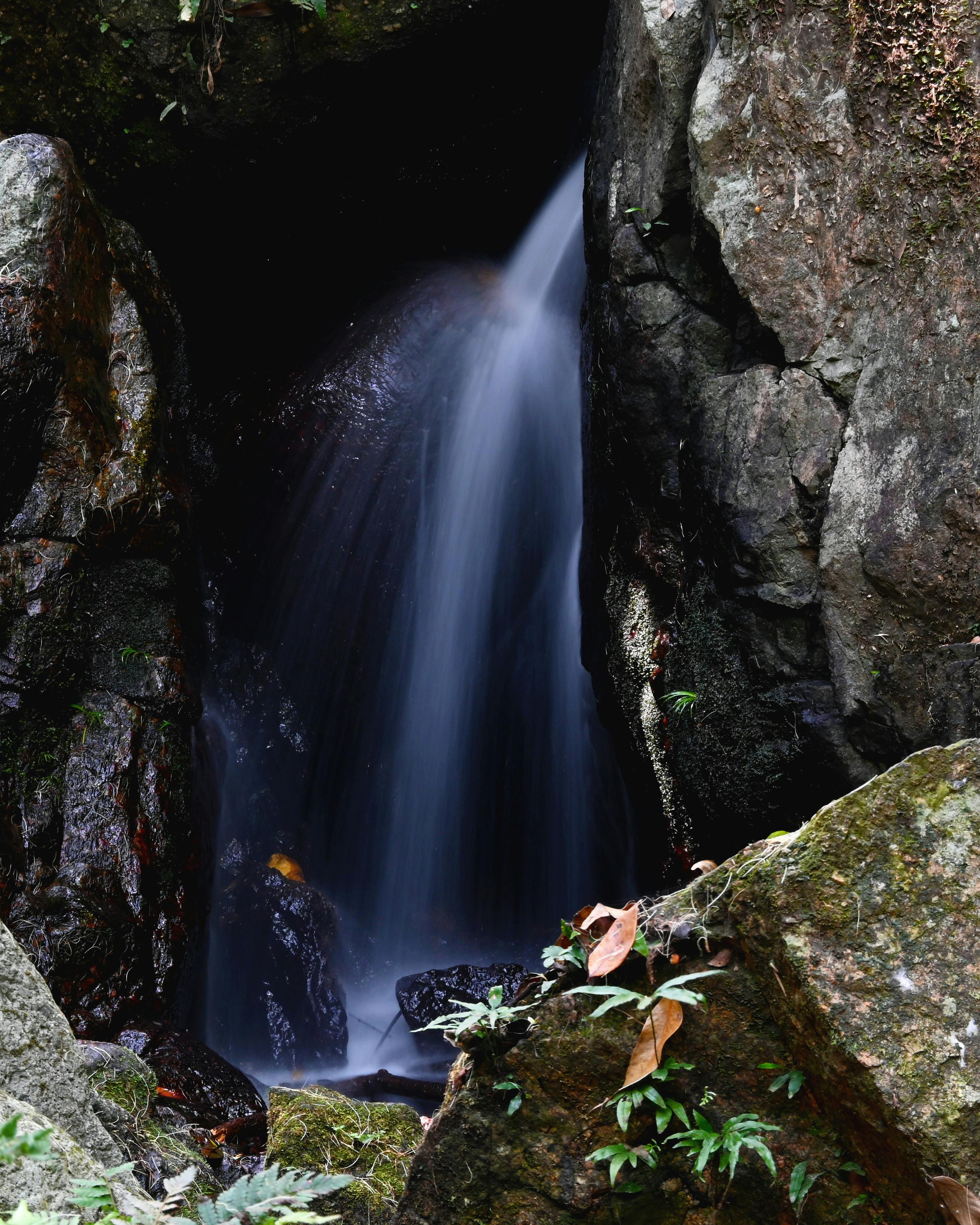 Waterfall in Cave · Free Stock Photo
