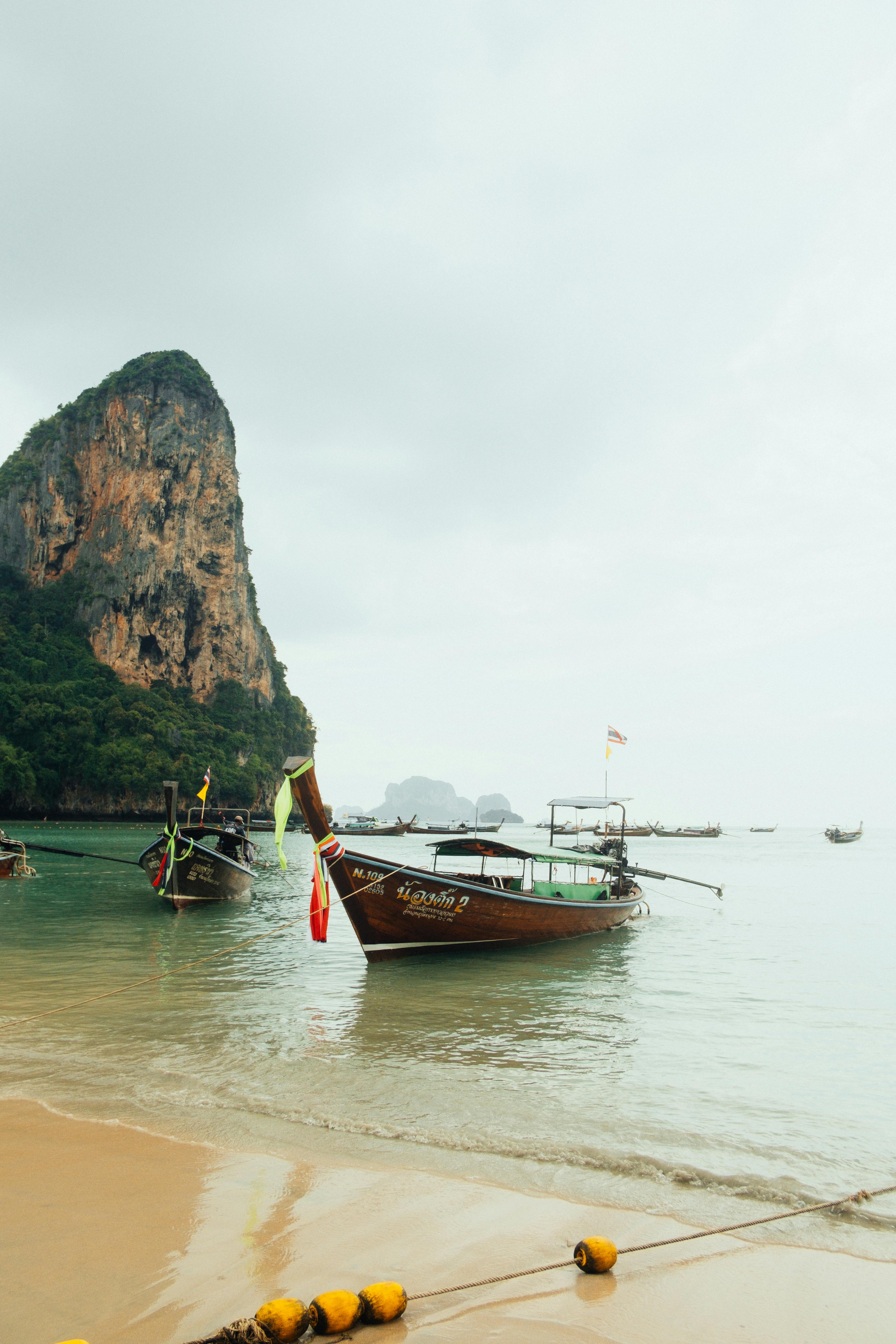 Beach With Mountain Photos, Download The BEST Free Beach With Mountain ...