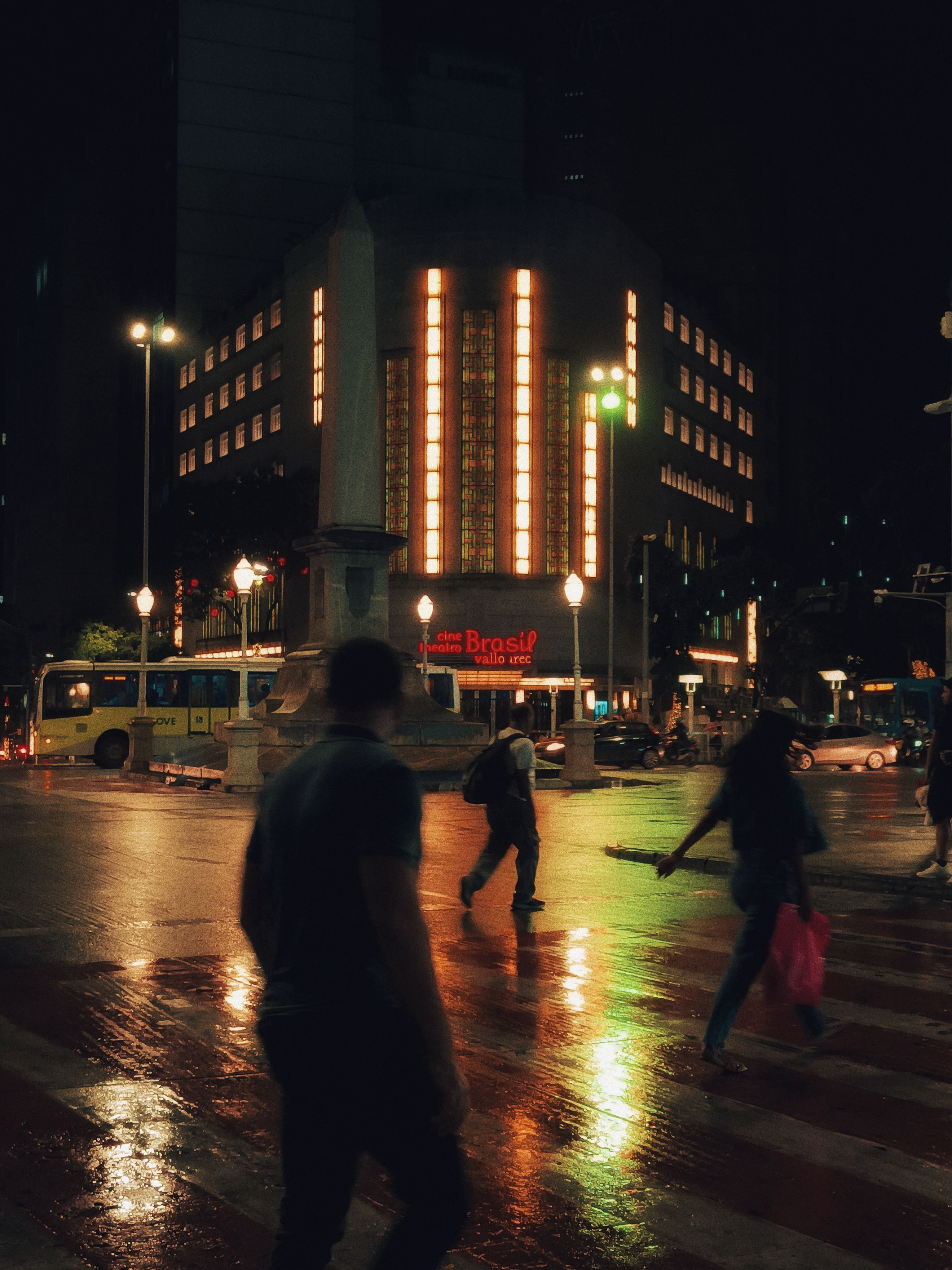People Crossing Street at Night · Free Stock Photo