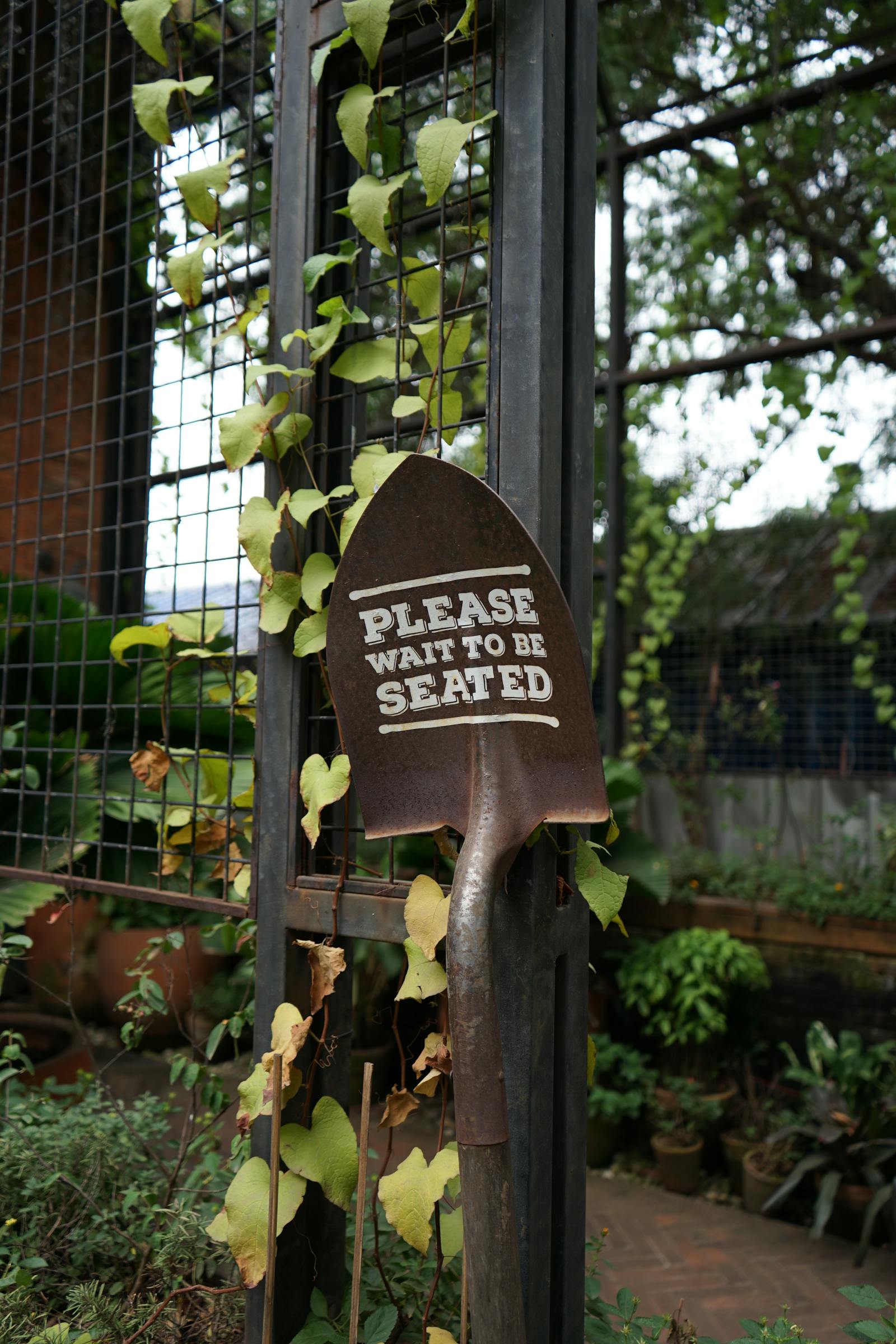 Please Wait Sign Photos, Download The BEST Free Please Wait Sign Stock ...