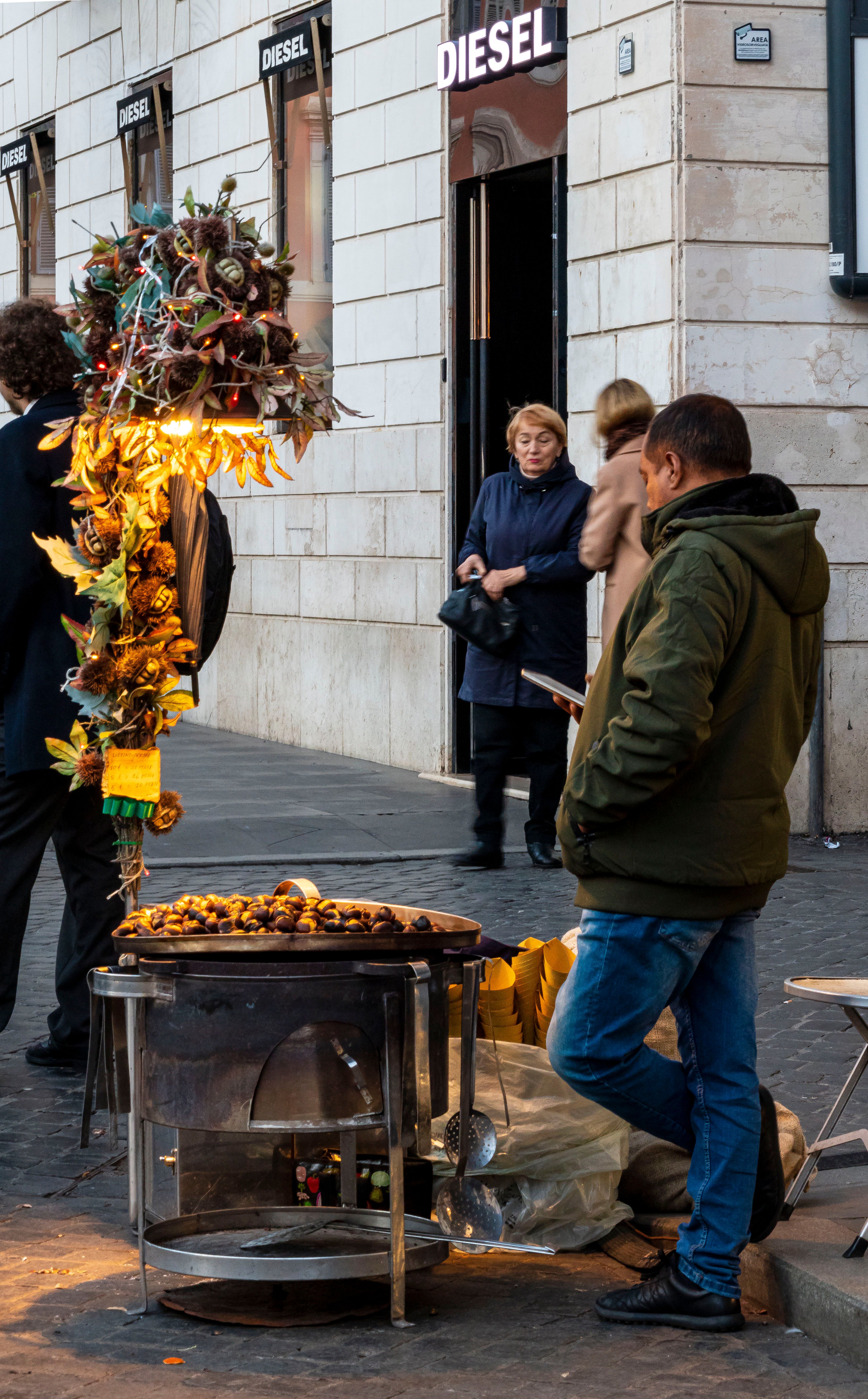 Christmas Street Food Photos, Download The BEST Free Christmas Street ...