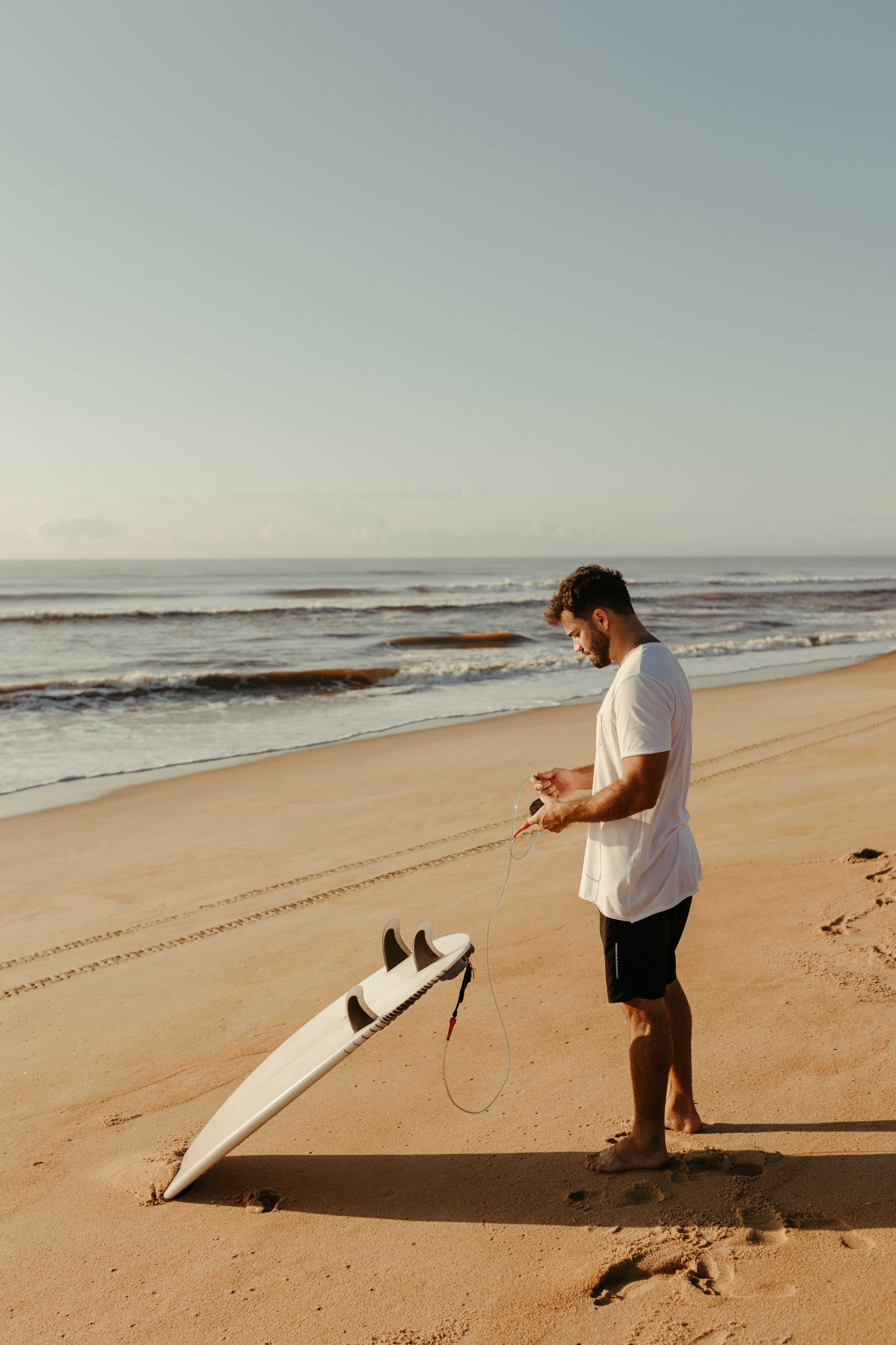 Foto profissional gratuita de à beira mar, água, ao ar livre, areia ...