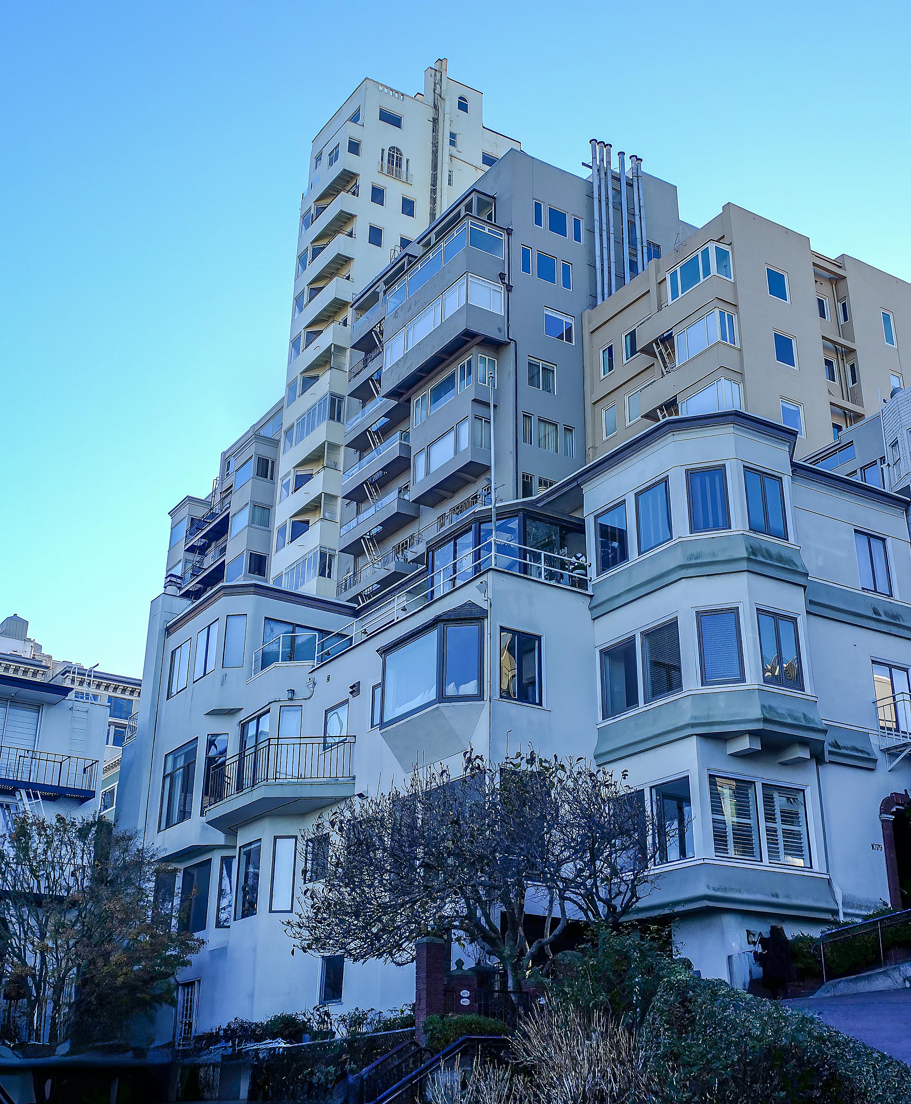 Urban Modern Residential Building · Free Stock Photo