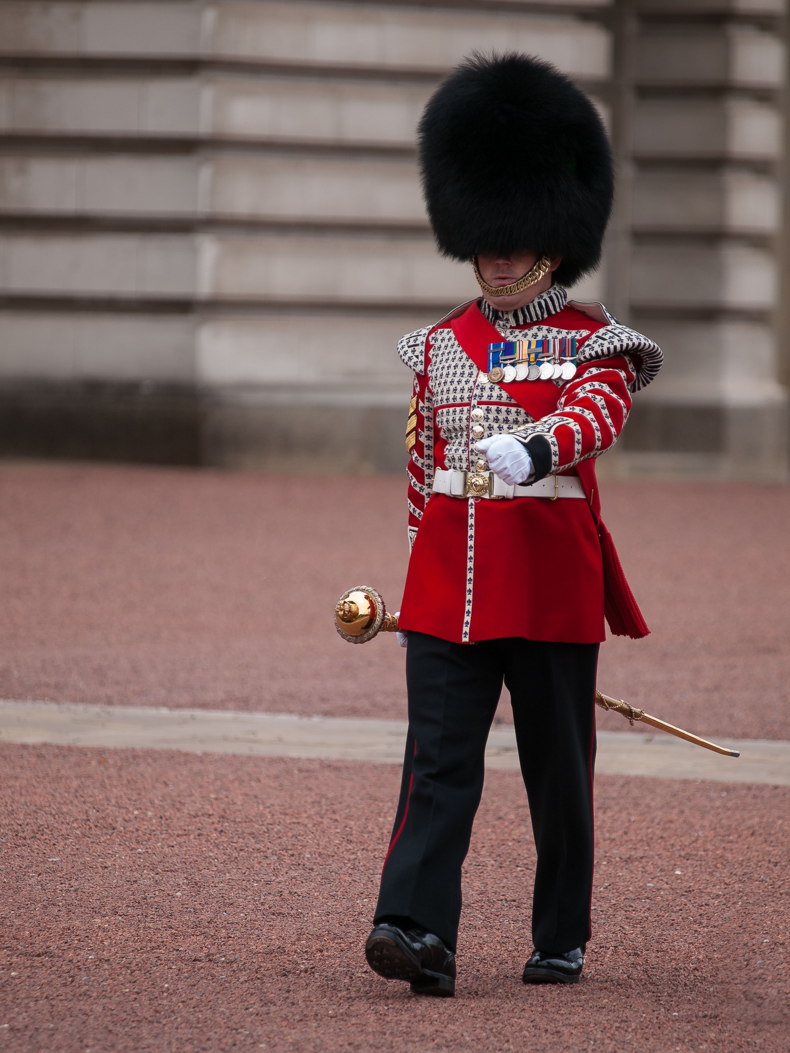 Guard Soldier Marching at Buckingham Palace · Free Stock Photo