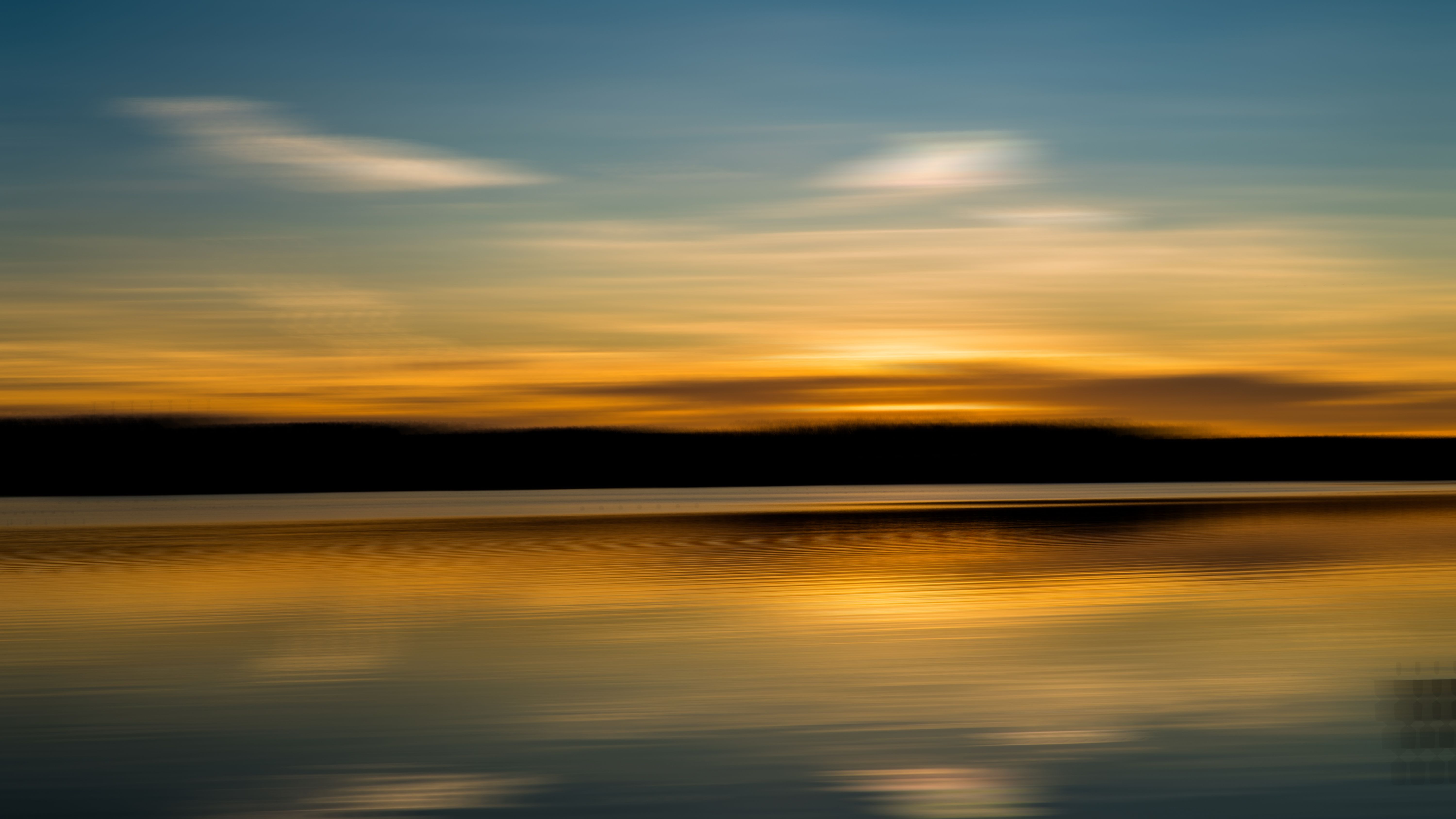 Lake at Dawn · Free Stock Photo