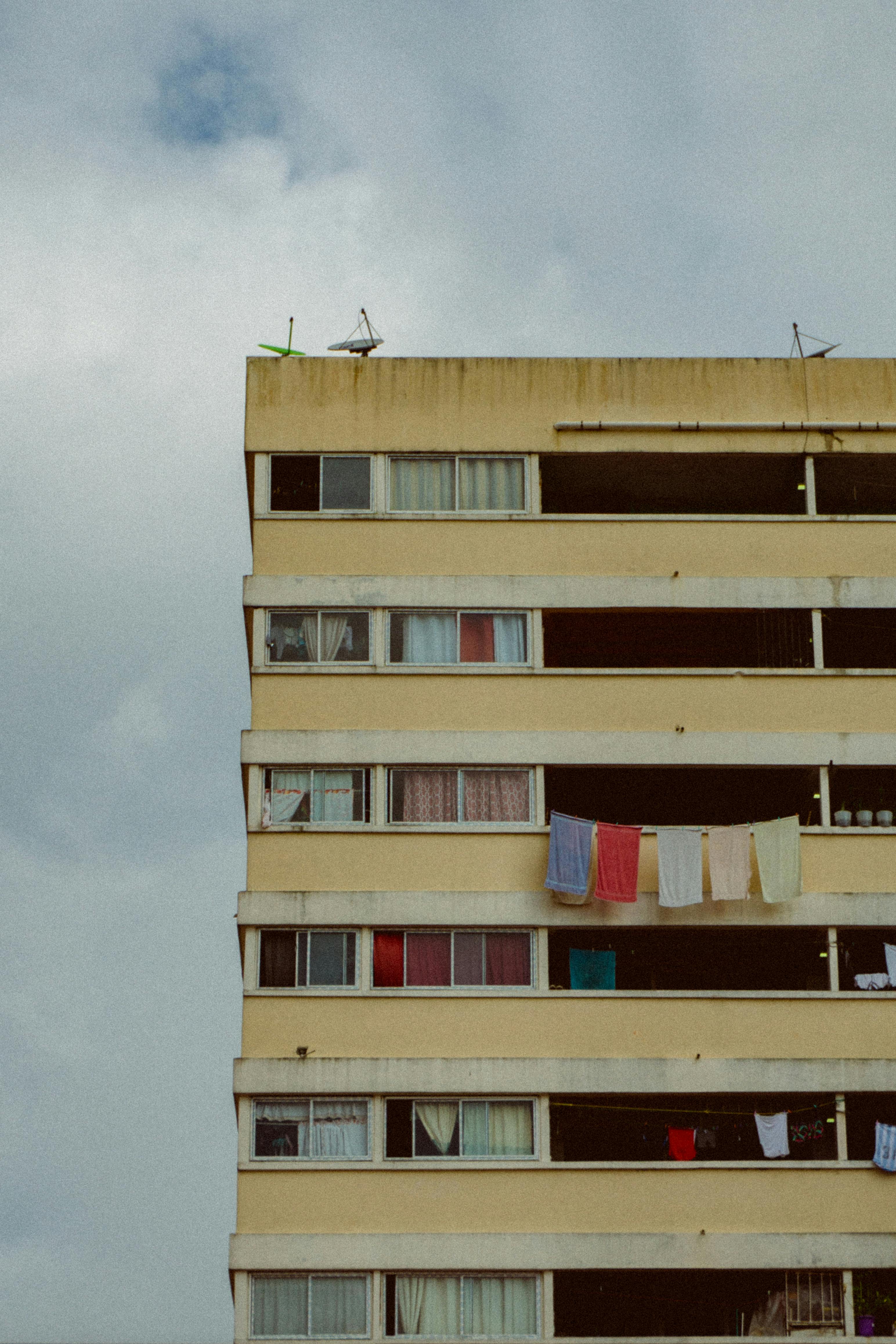 Dirty Apartment Building in City · Free Stock Photo