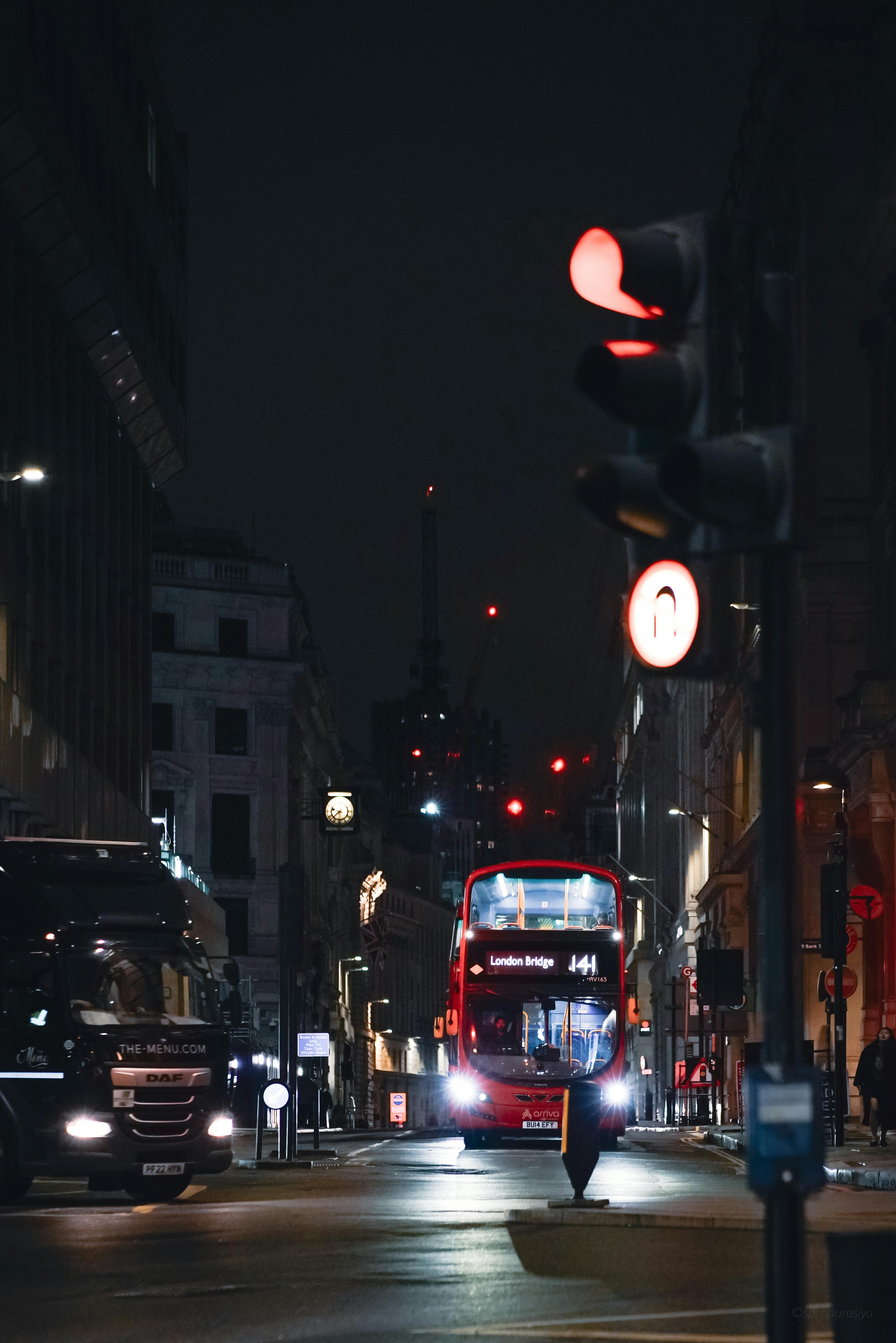Double Decker Bus in London at Night · Free Stock Photo