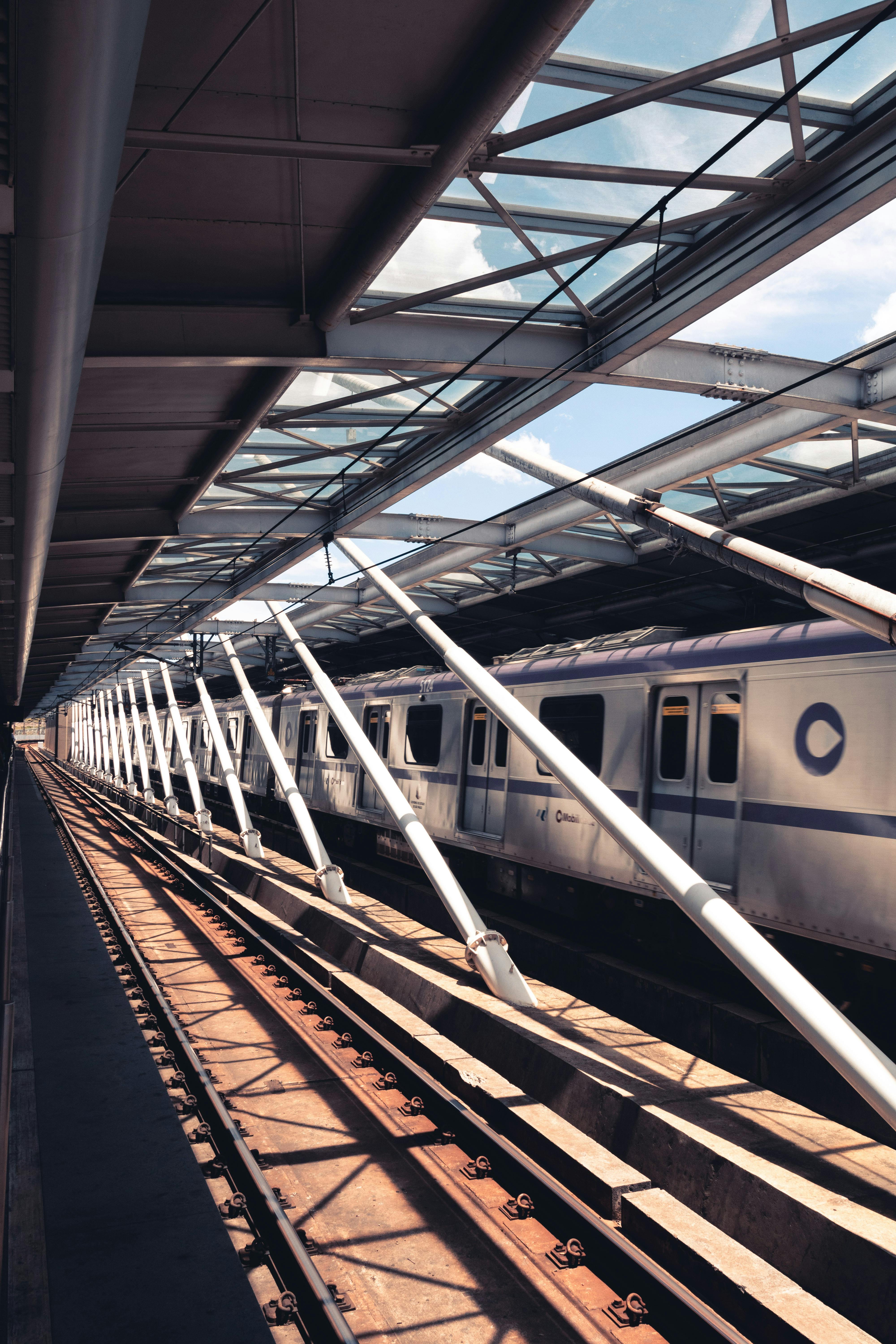 Gray Train · Free Stock Photo