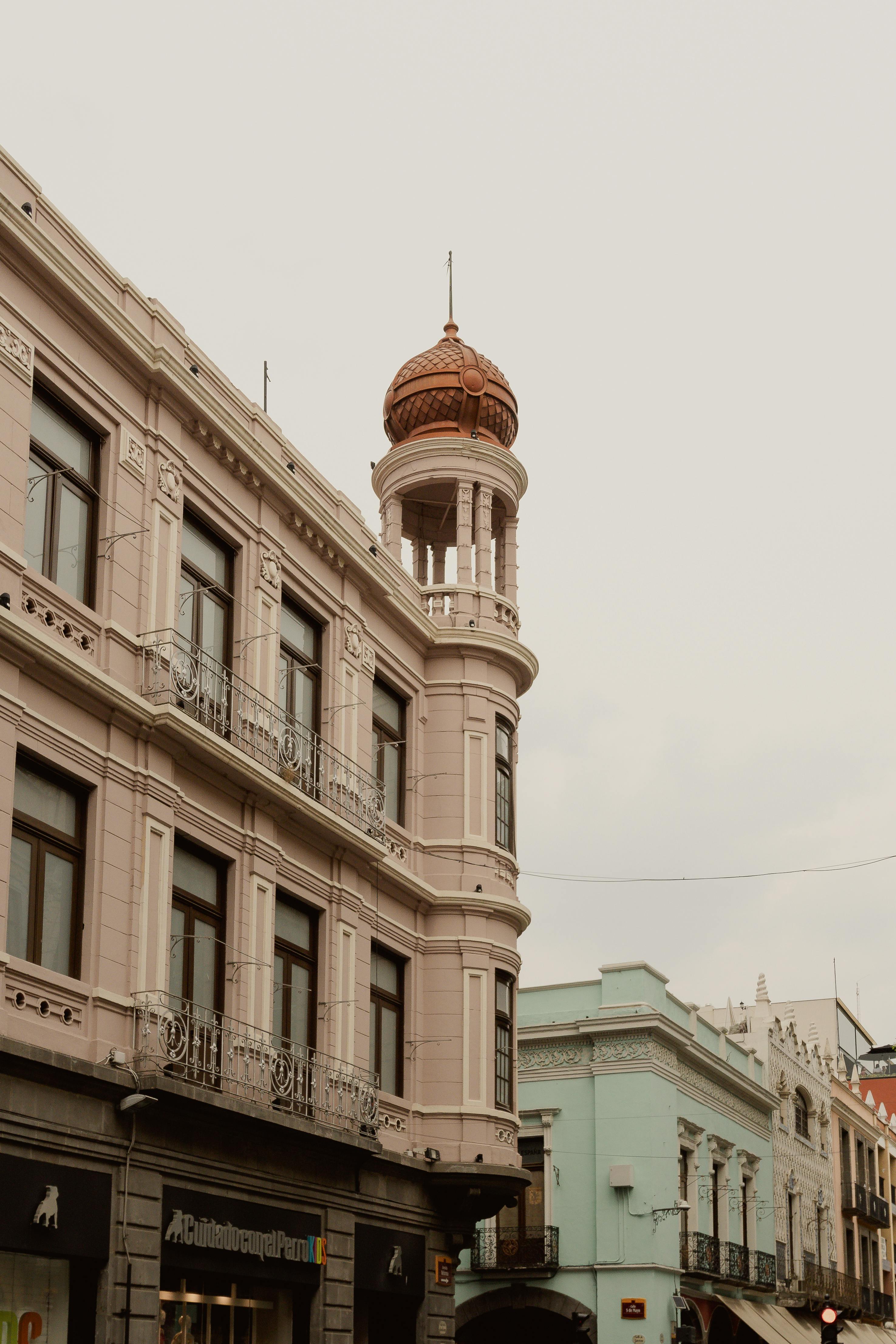 Edificio Antiguo Círculo Español en el Centro Histórico de Puebla ...