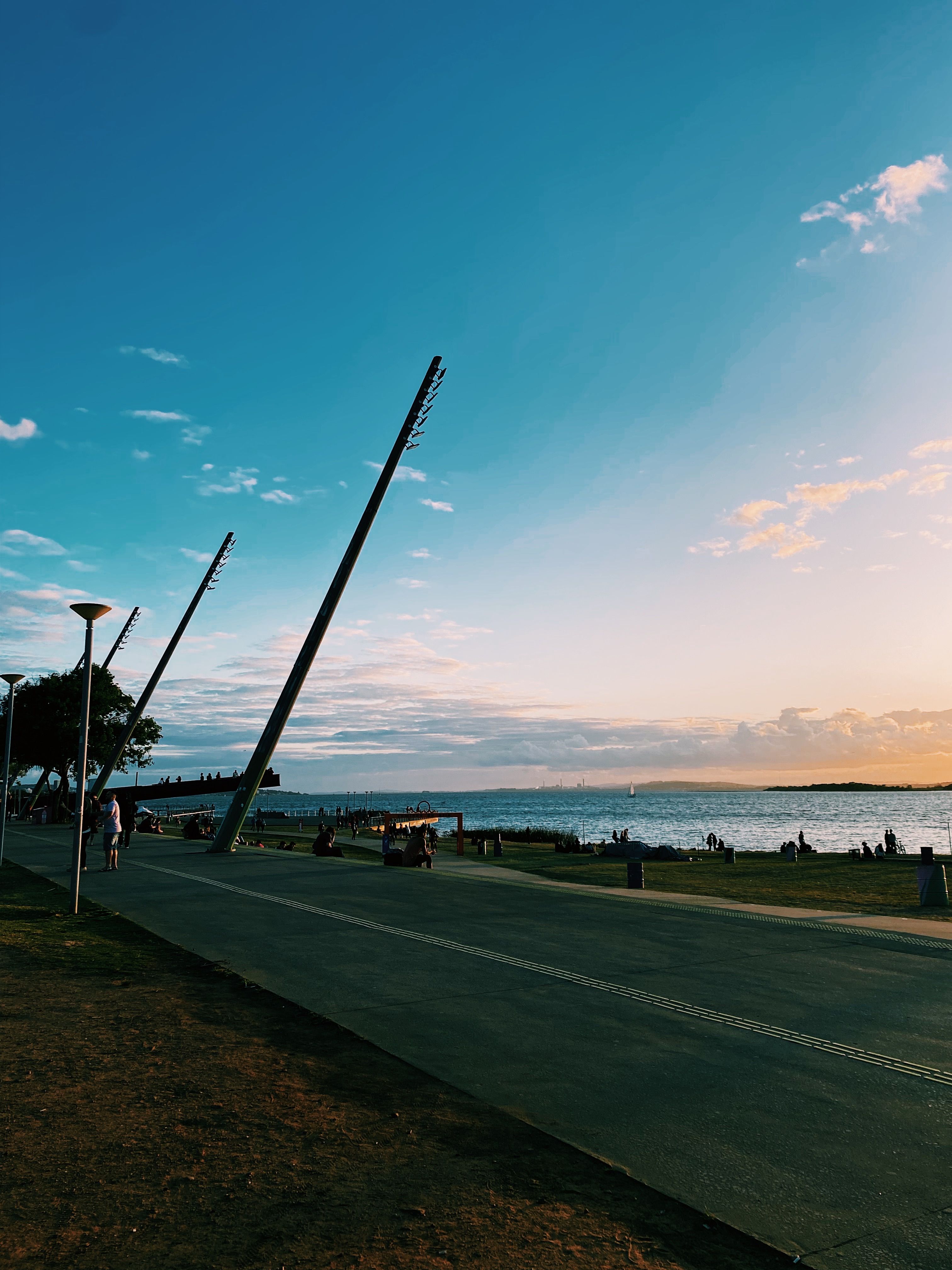 View of a Lakeshore at Sunset · Free Stock Photo
