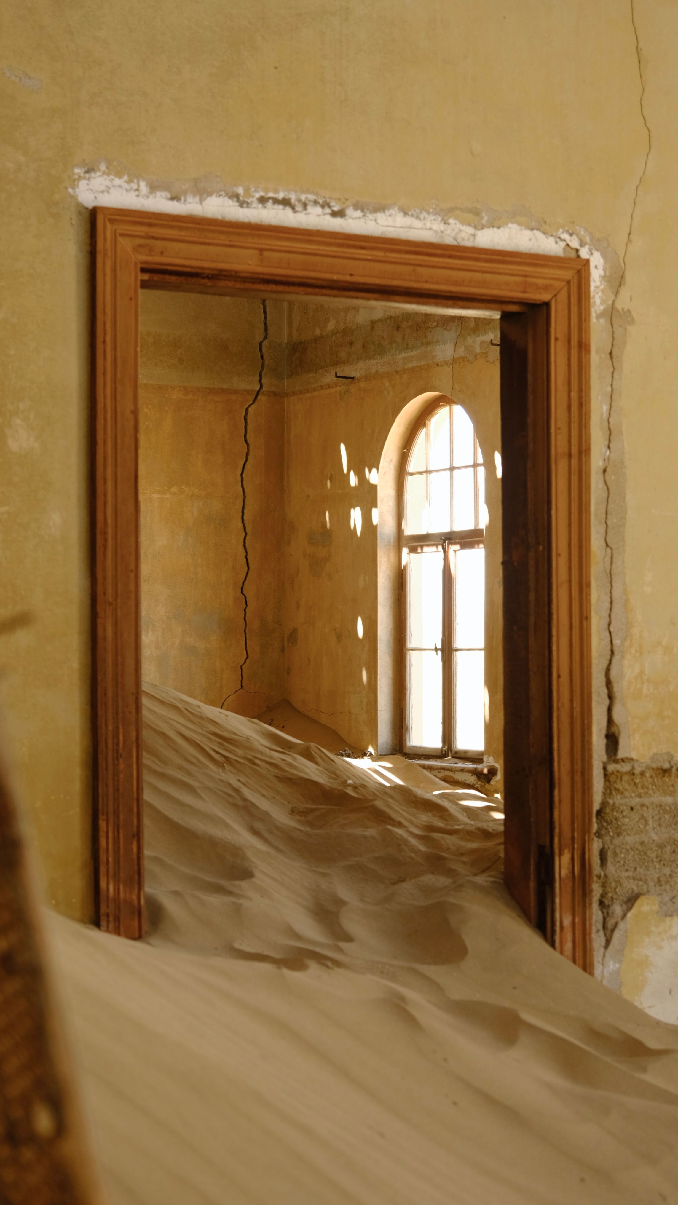 Barren Room Photos, Download The BEST Free Barren Room Stock Photos ...